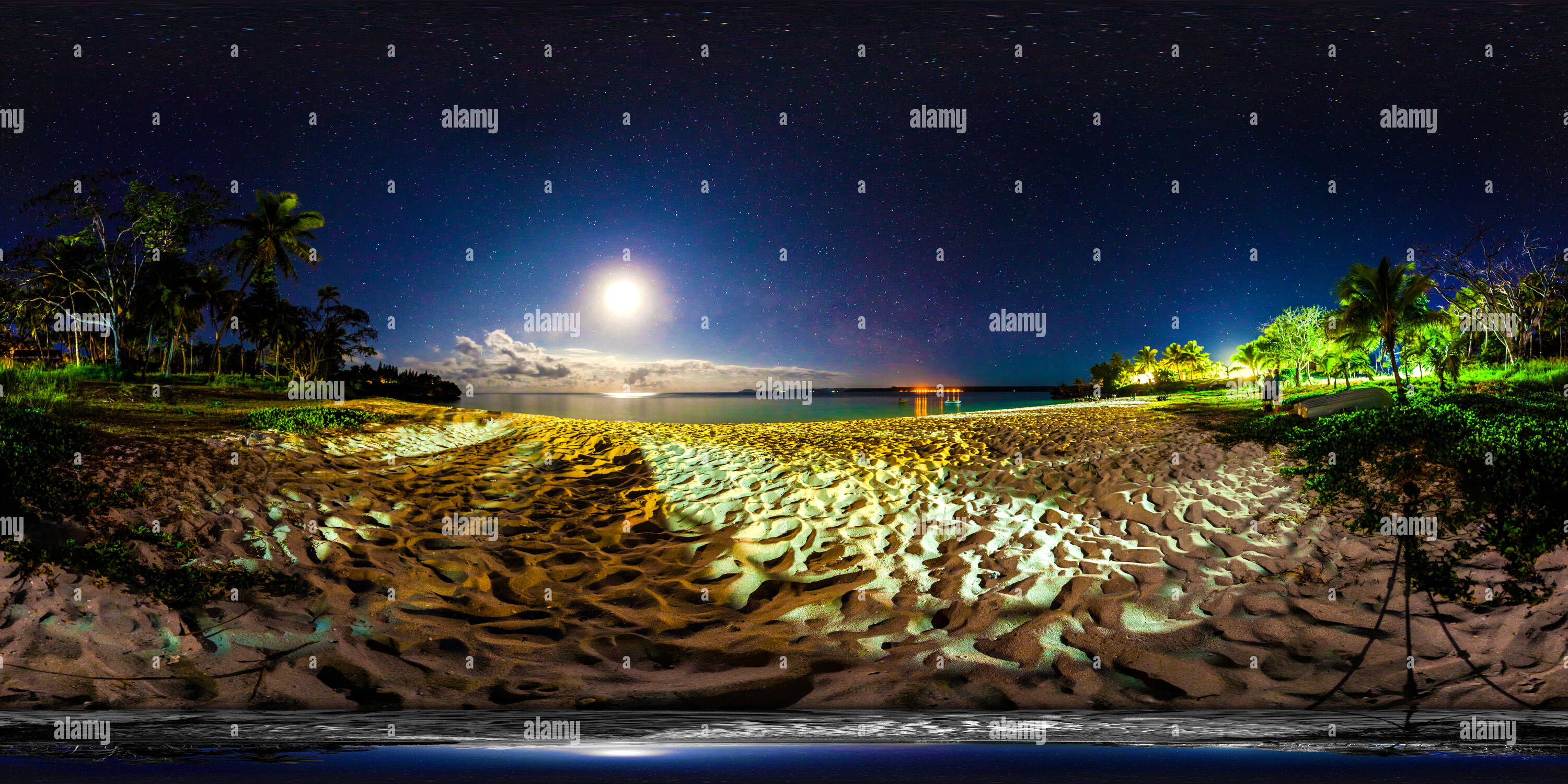 360° view of Moonrise Over Eni Beach - Alamy