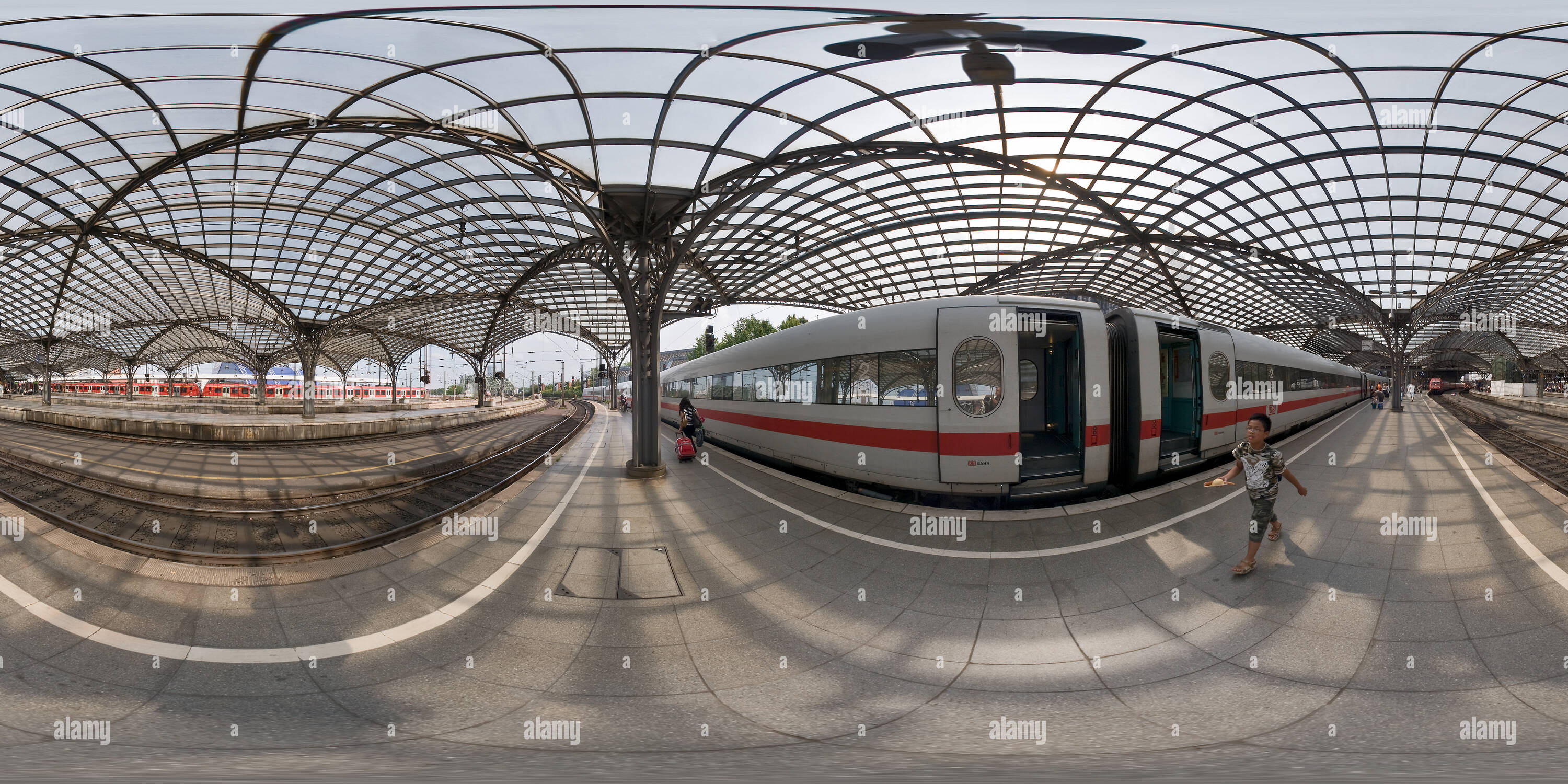 Koeln hbf hi-res stock photography and images - Alamy