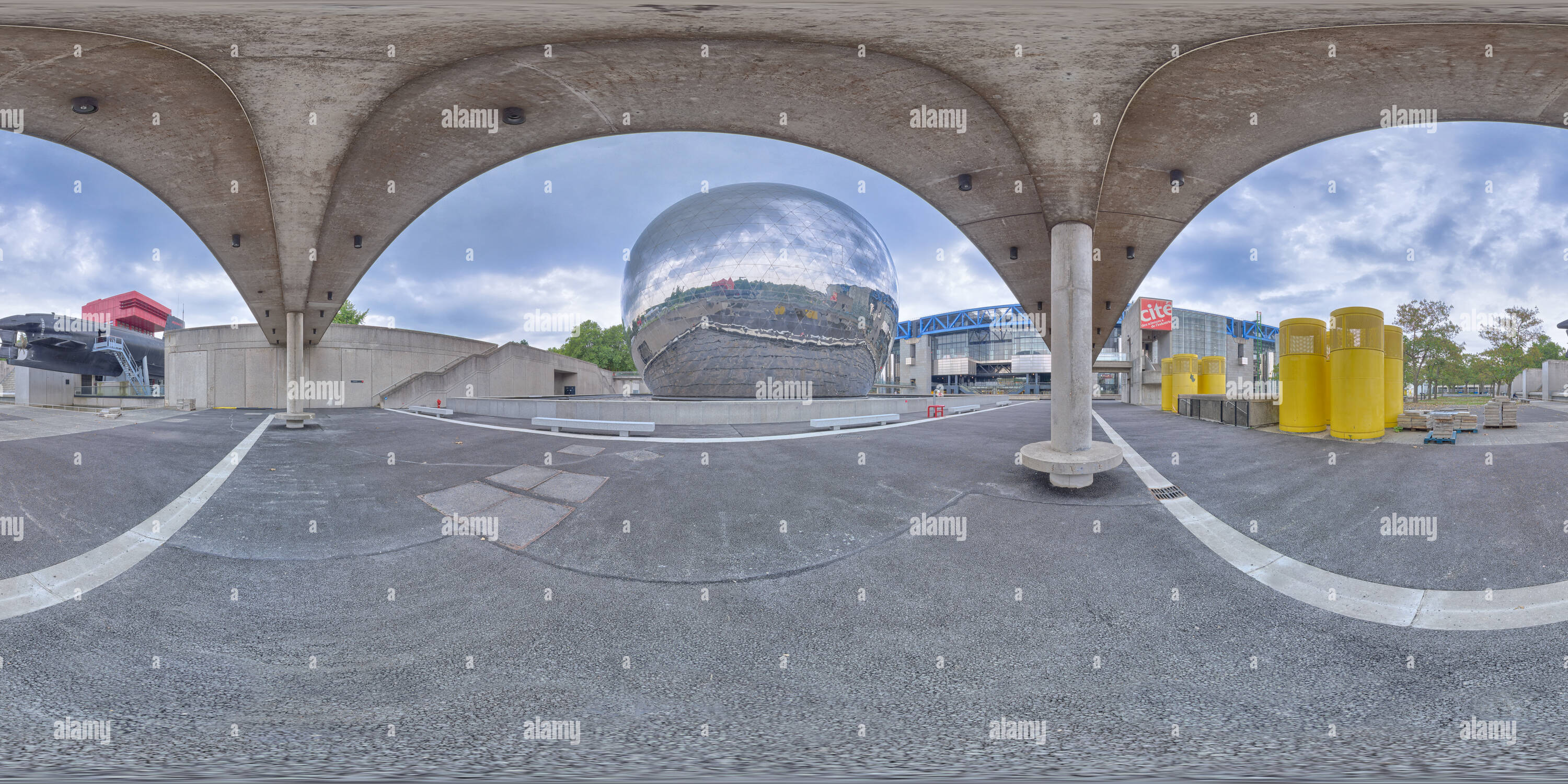Paris cite des science geode hi-res stock photography and images - Alamy