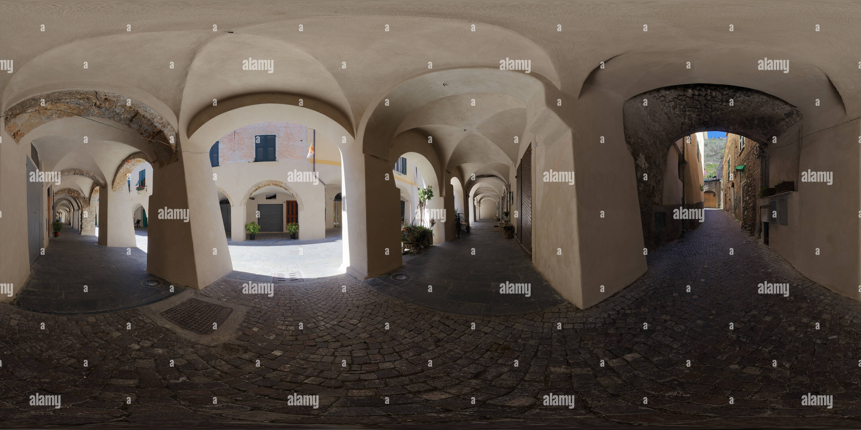 360° view of Zuccarello, medieval covered walkway - Alamy