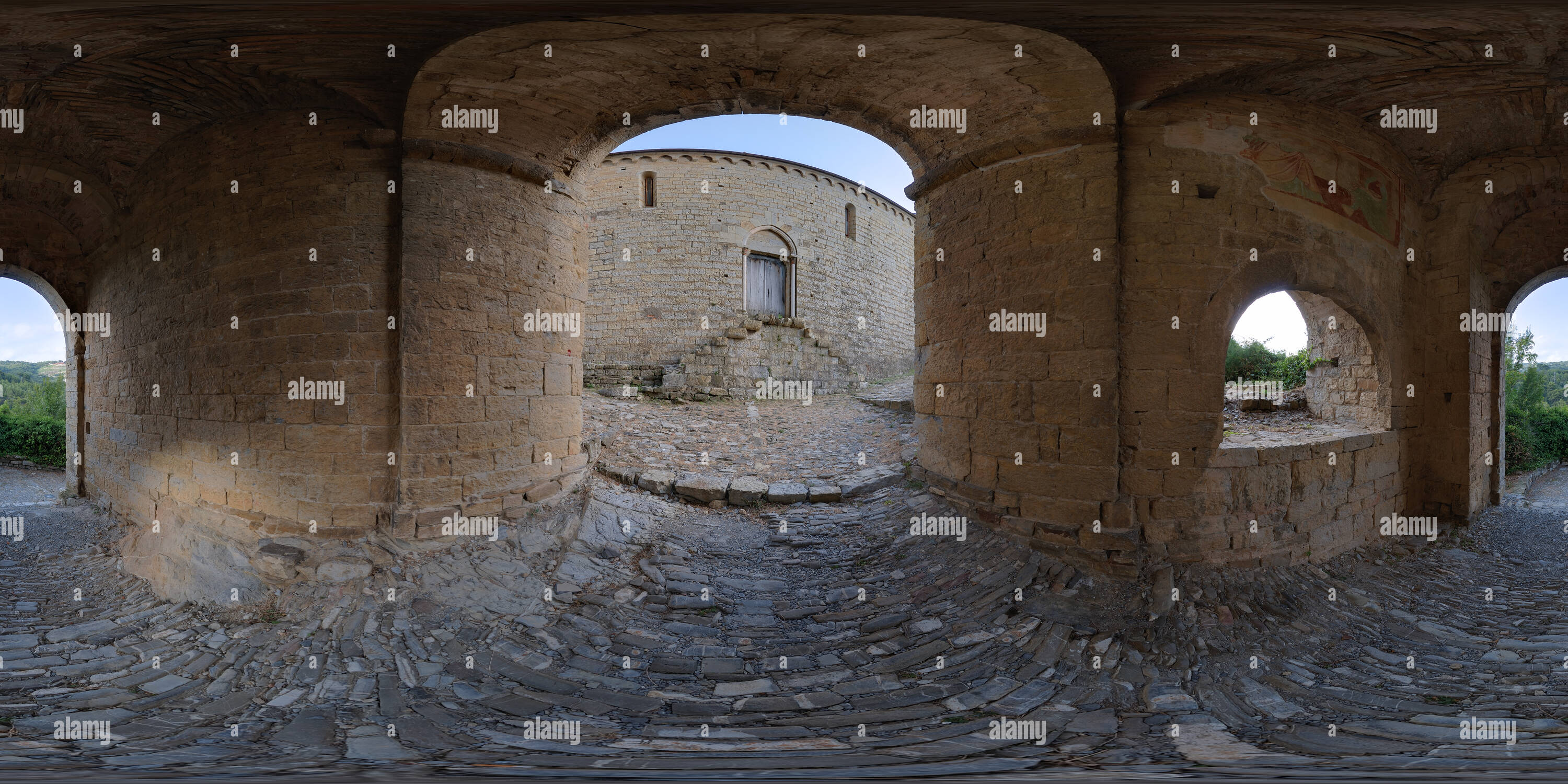 360° view of Andora Castello, 13th century gate-tower - Alamy