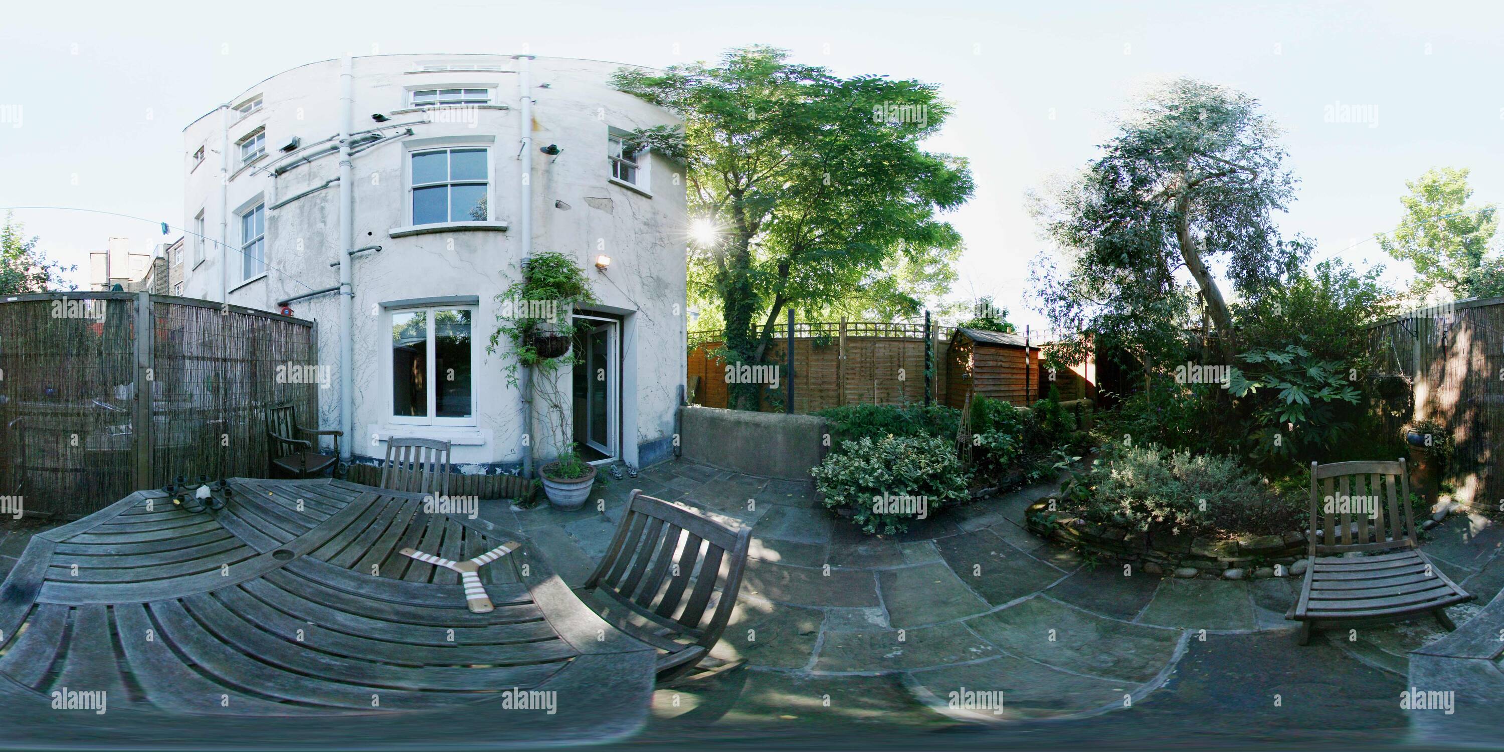360° view of A Back Garden in Islington - Alamy