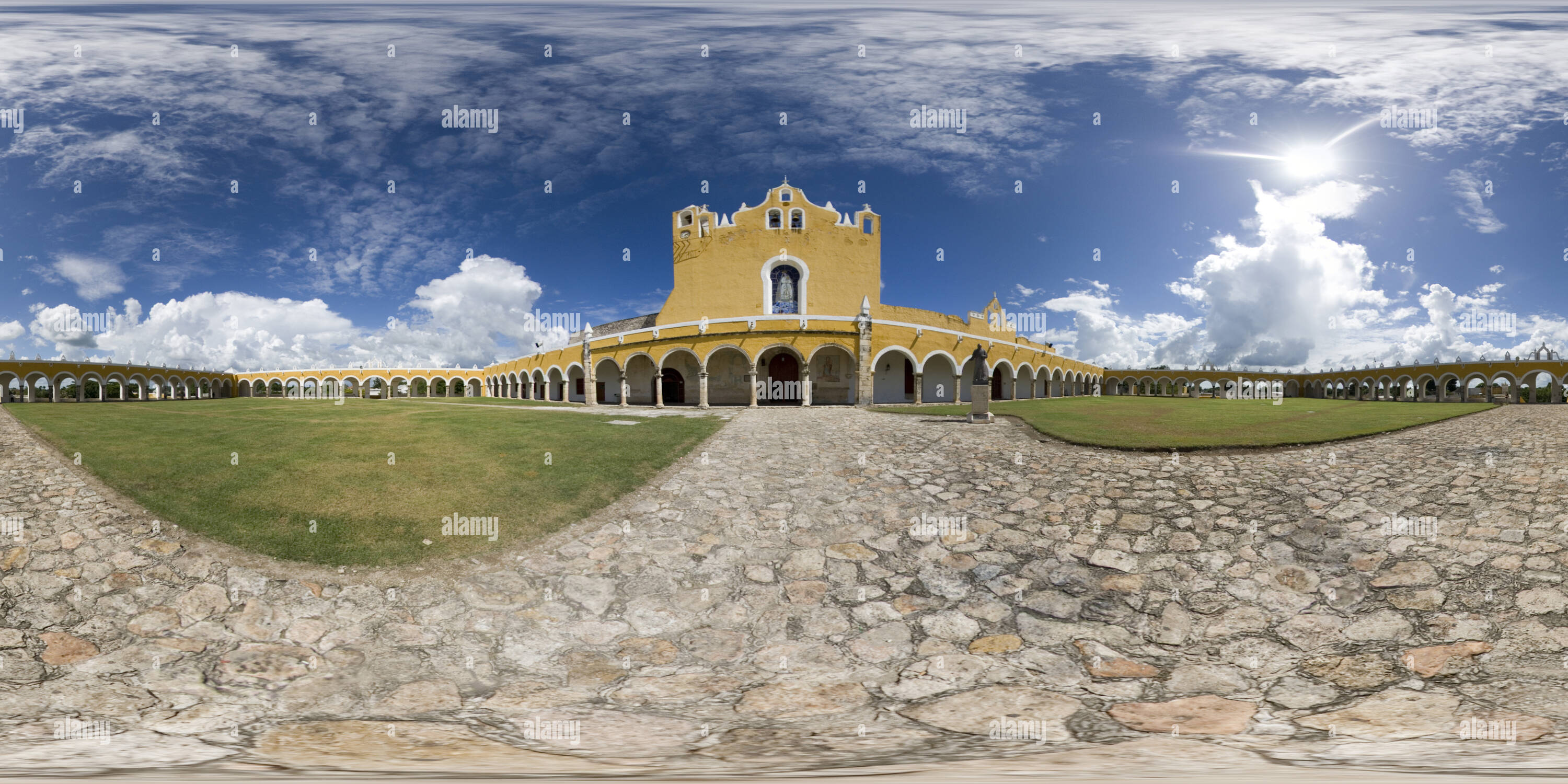 360° view of Izamal Monastery - Courtyard - Alamy