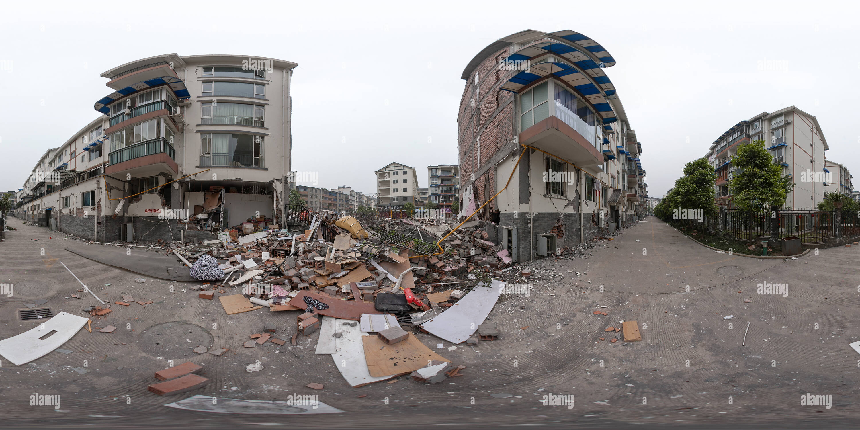 360° view of Chengdu Dujiangyan and Wenchuan earthquake scene 512-3 - Alamy