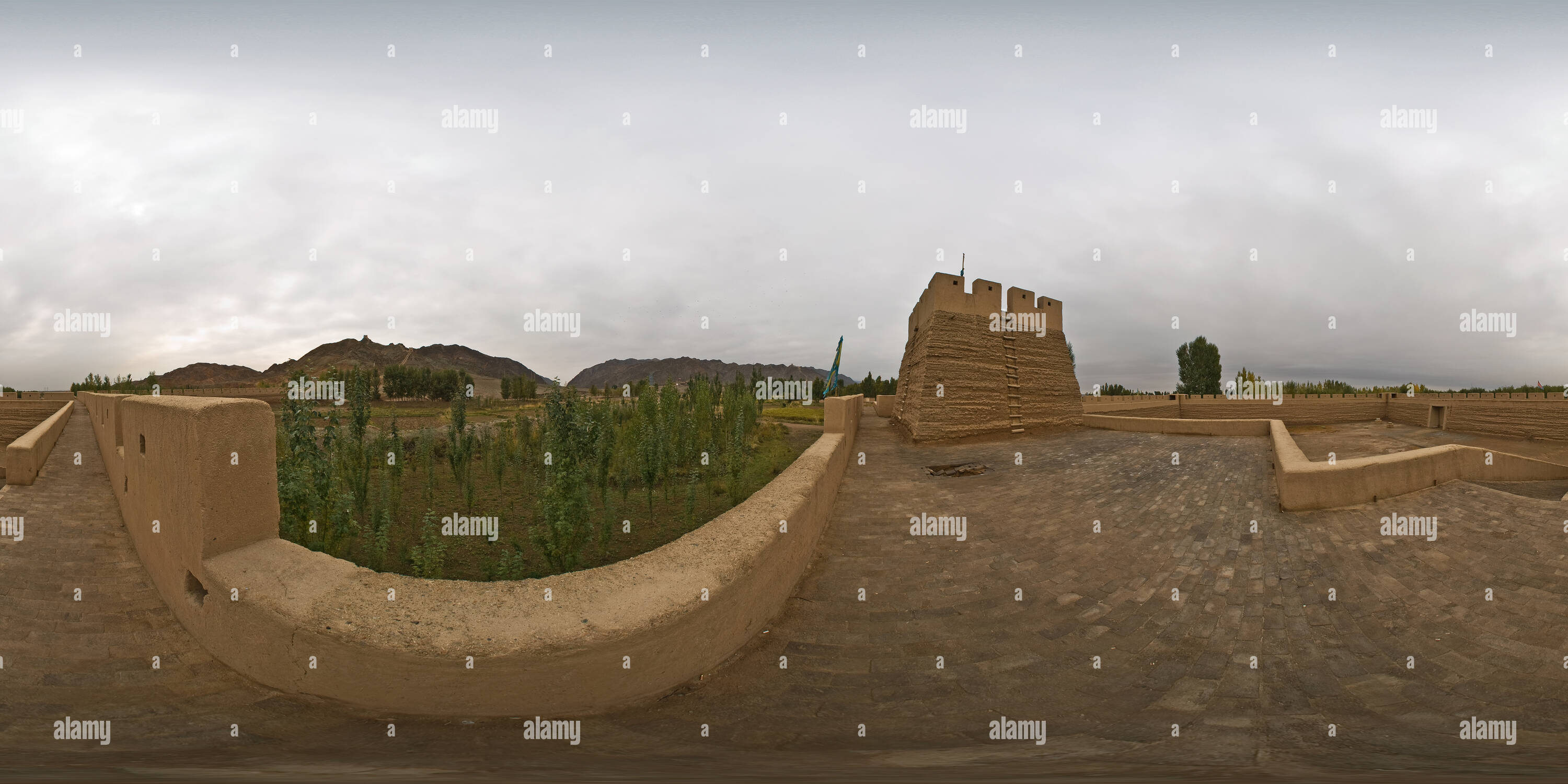 360° view of Jiayuguan - hangs the wall Great Wall - barrack - Alamy