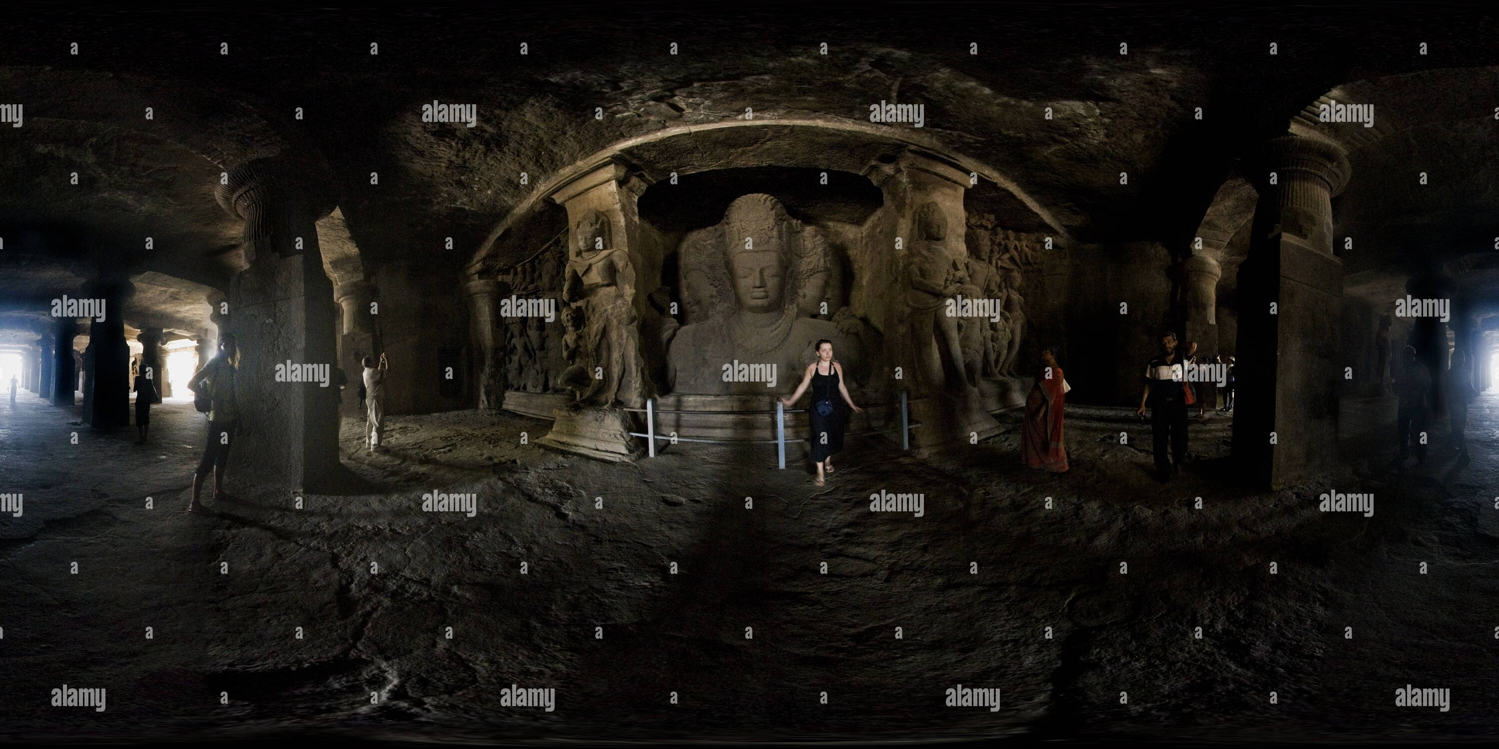 360° view of Trimurti Elephanta Caves - Alamy