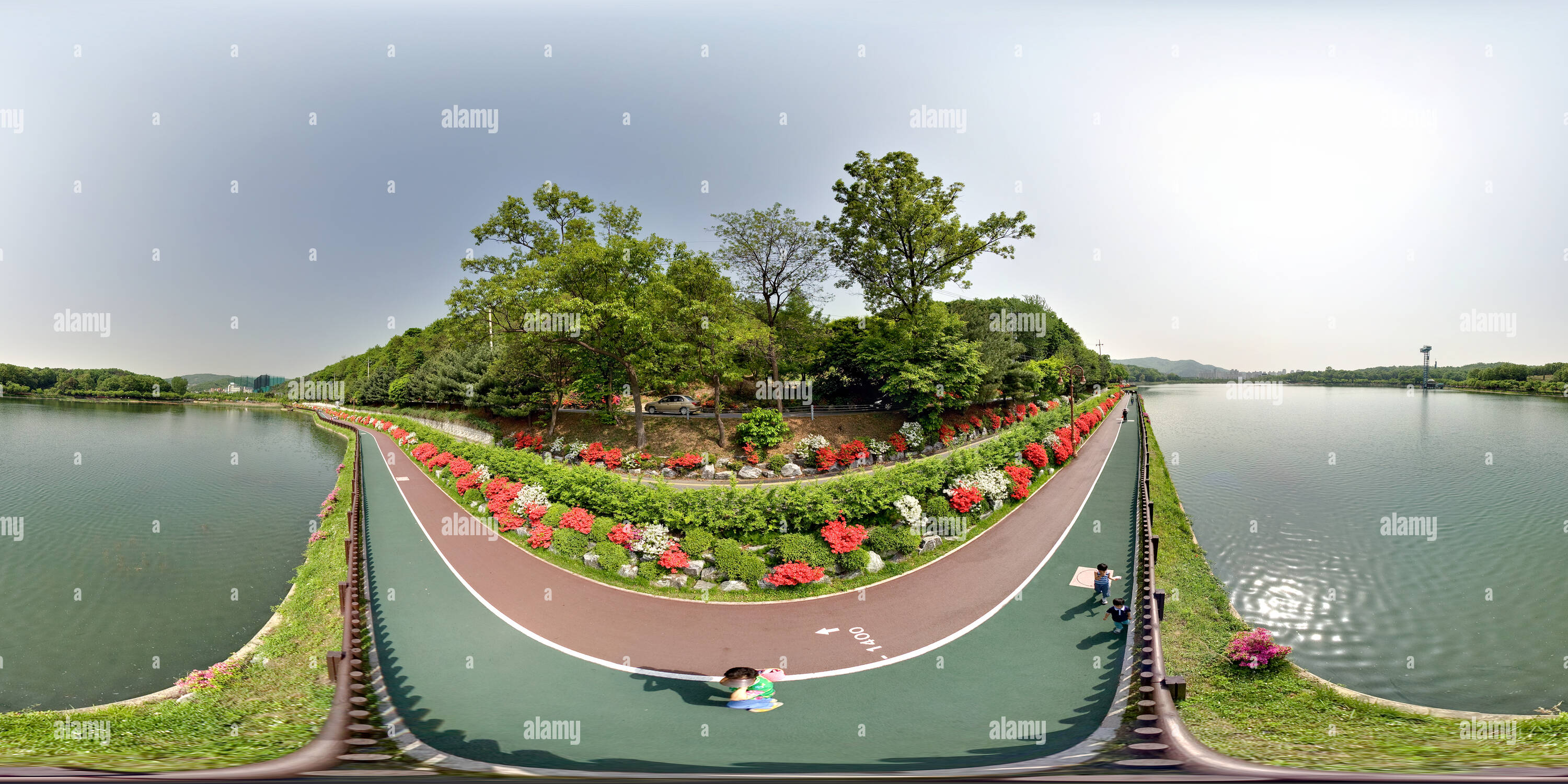 360° view of Yultong Park - Lake view - Alamy