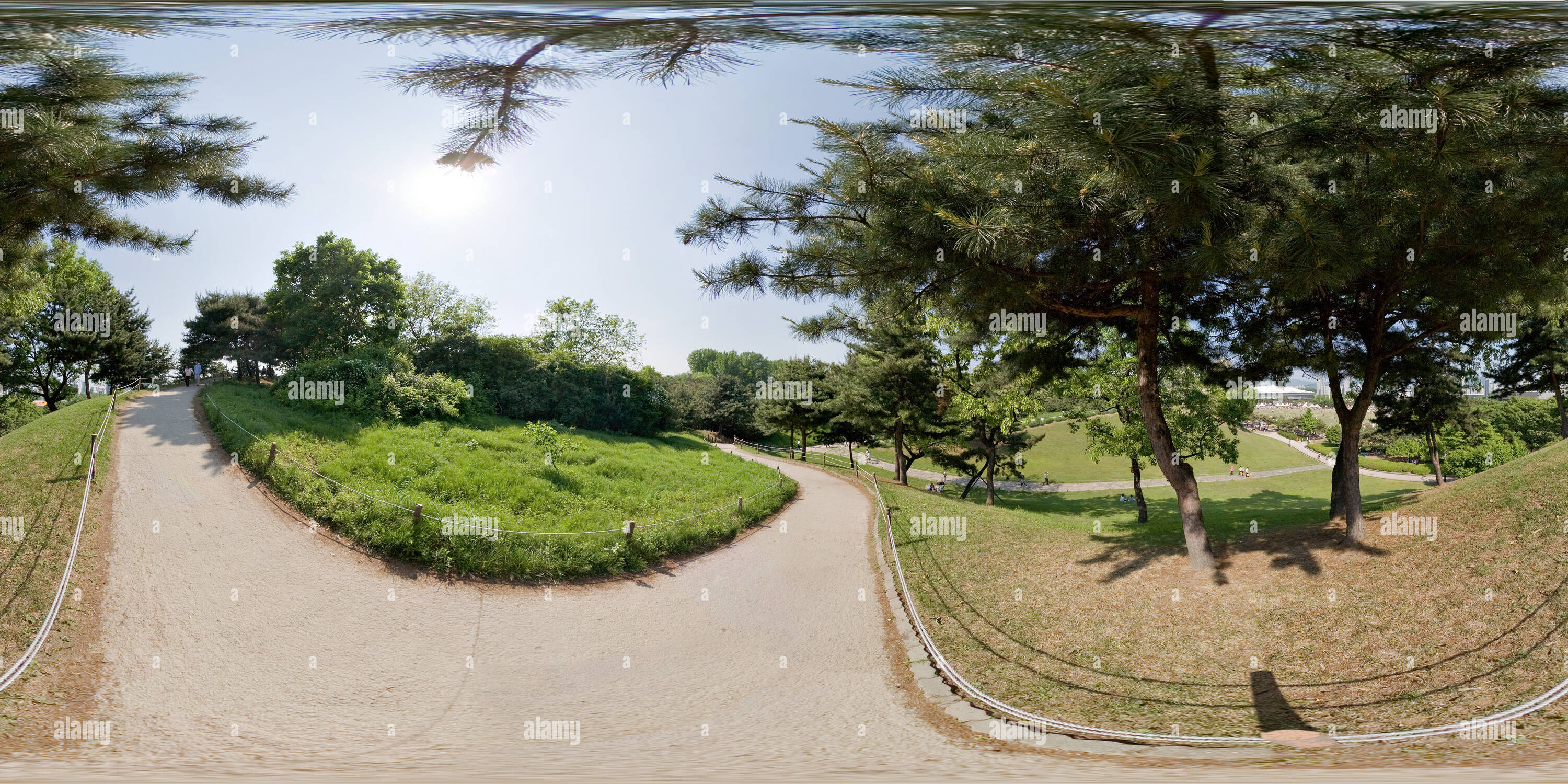 Pathway korea hi-res stock photography and images - Alamy