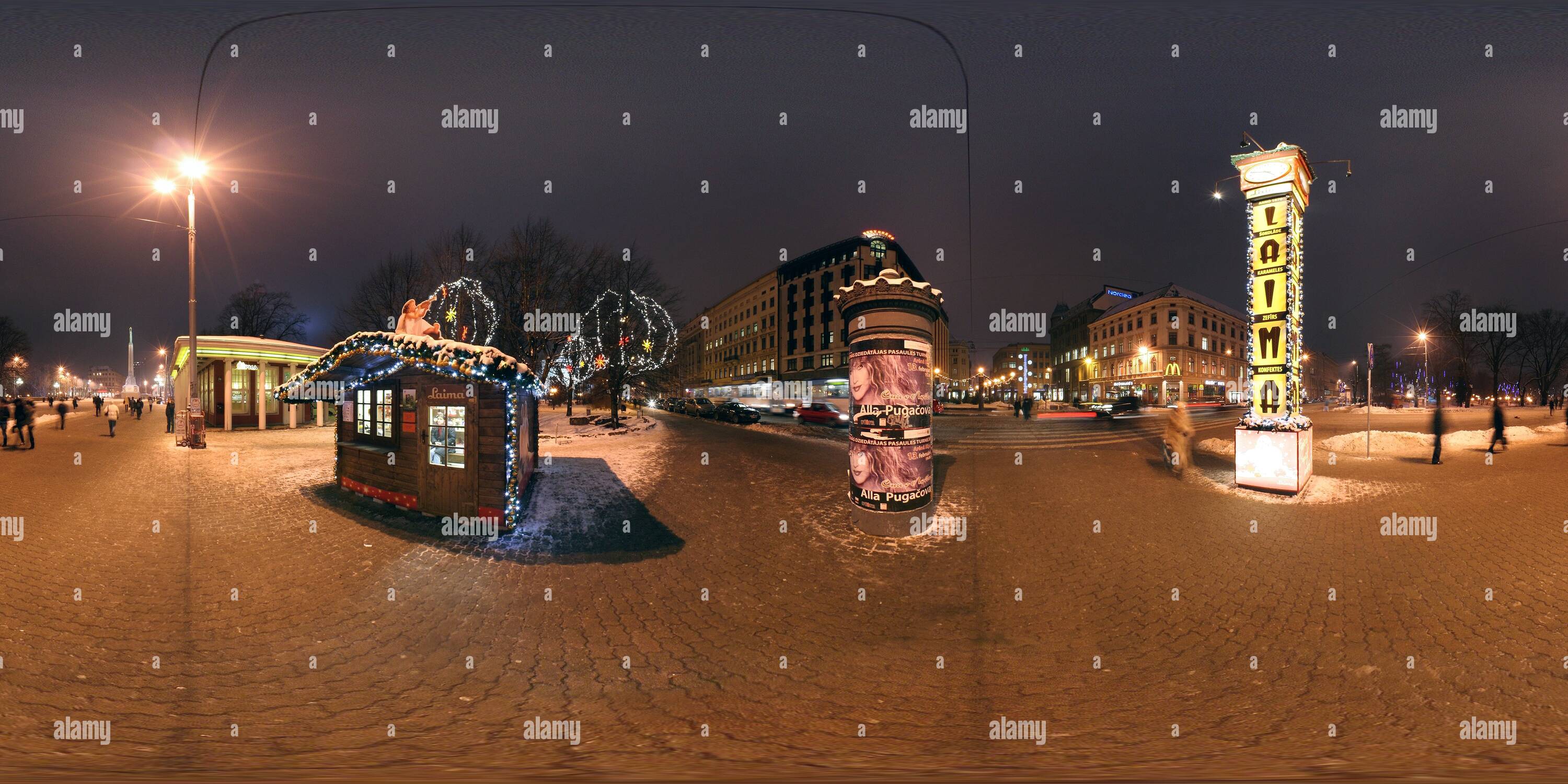 360° view of Meet you at Laima clock in Riga! - Alamy