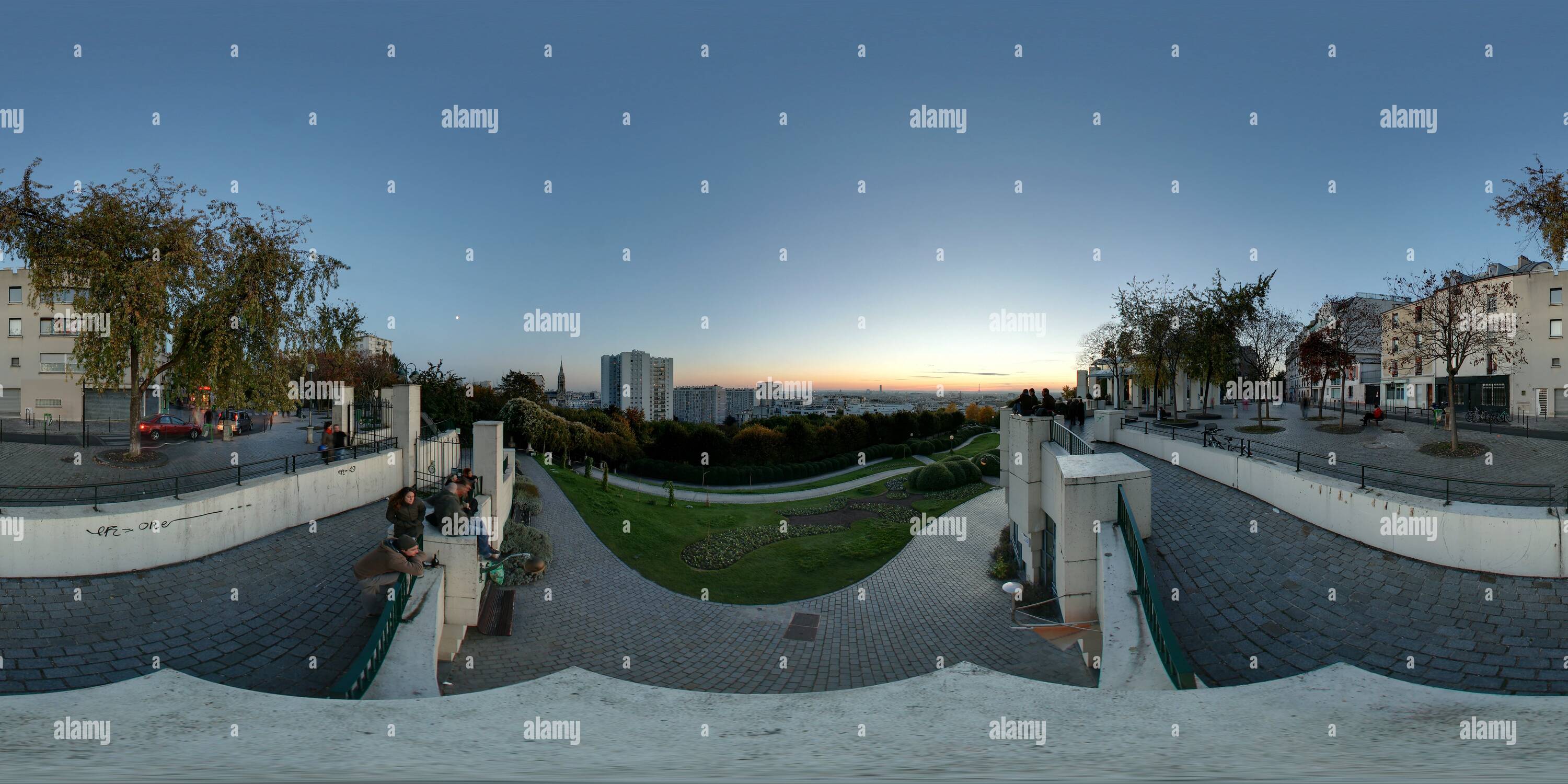 360° view of Sunset at the Parc de Belleville, Paris - Alamy