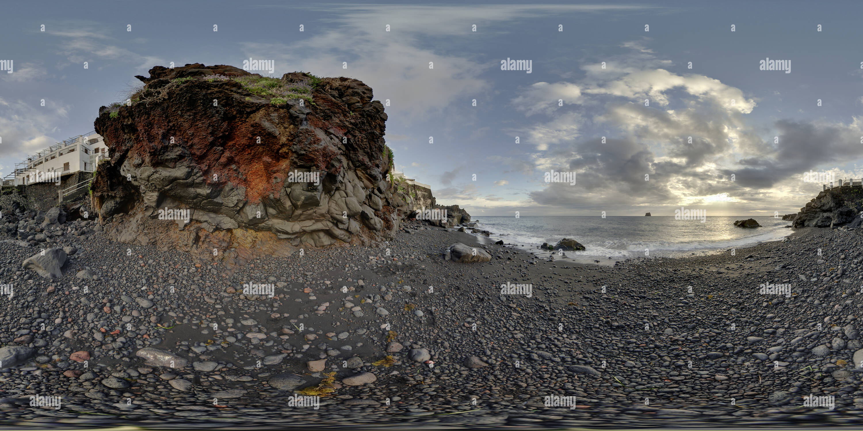 360° view of Basalt lava outcrop at the beach - Alamy
