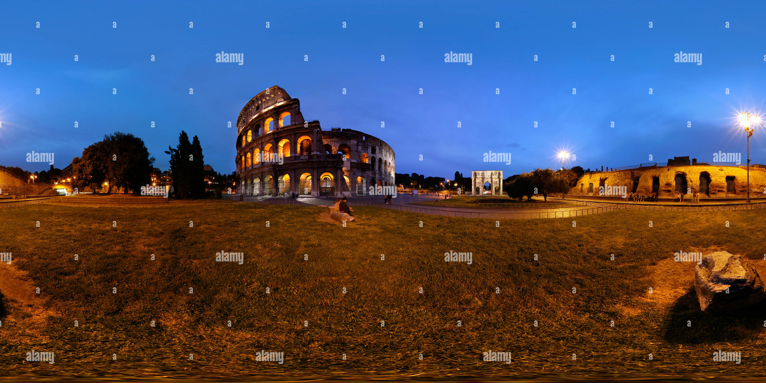 360° view of Colosseum at dusk - Alamy