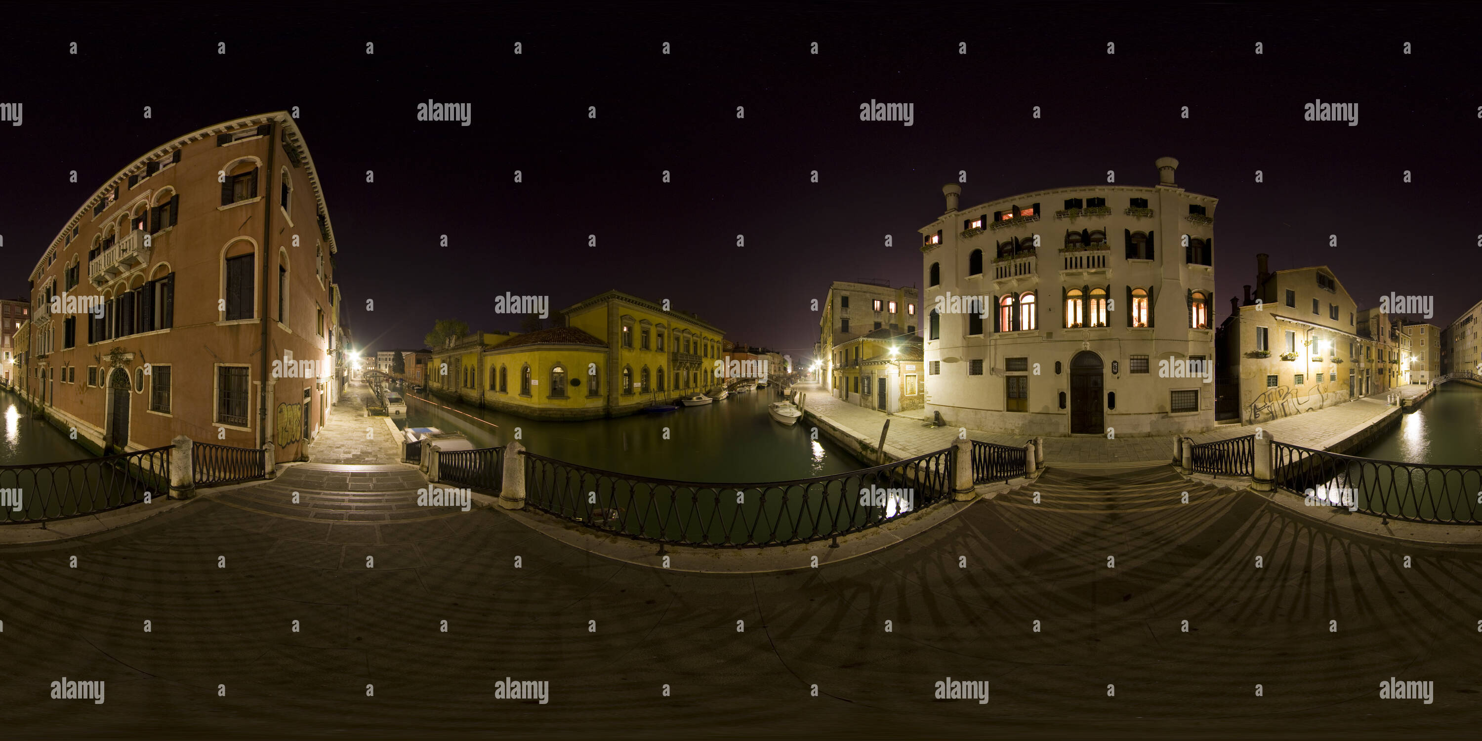 Venice virtual reality hi-res stock photography and images - Alamy