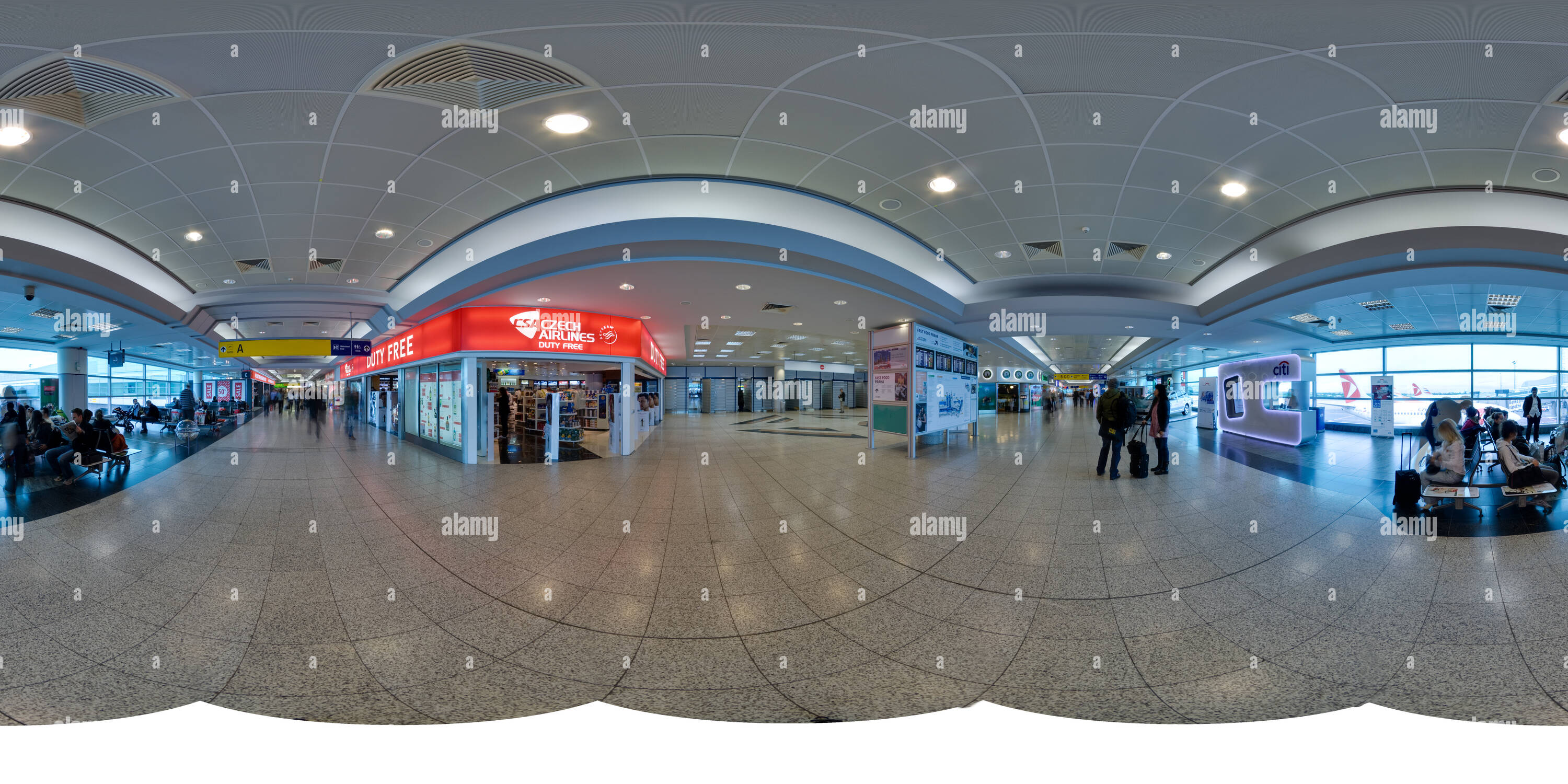 360° view of Terminal 1 Behind Passport Control - Alamy