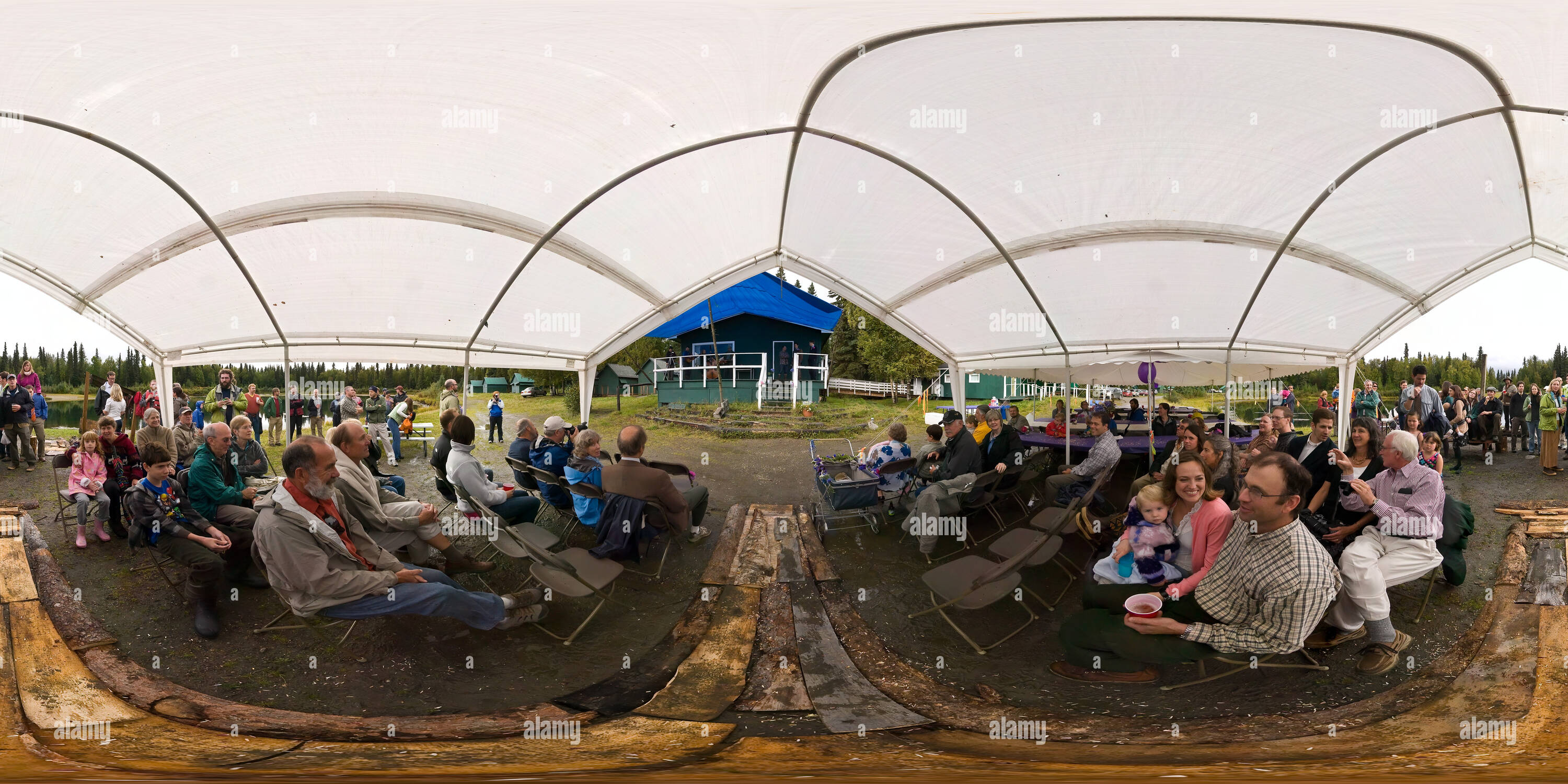 360° view of Ken waiting at the altar - Alamy