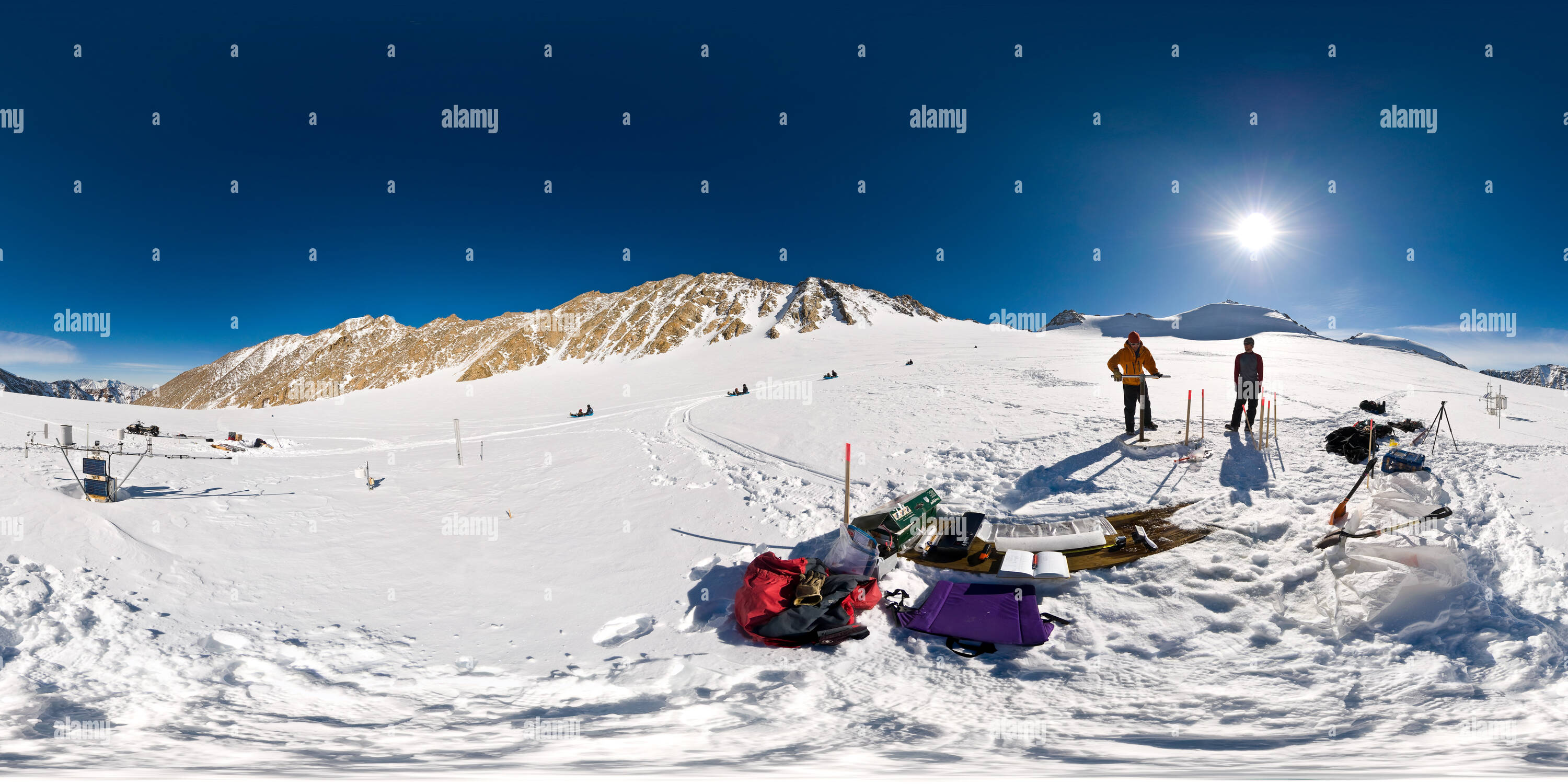 360° view of work and play on McCall Glacier - Alamy
