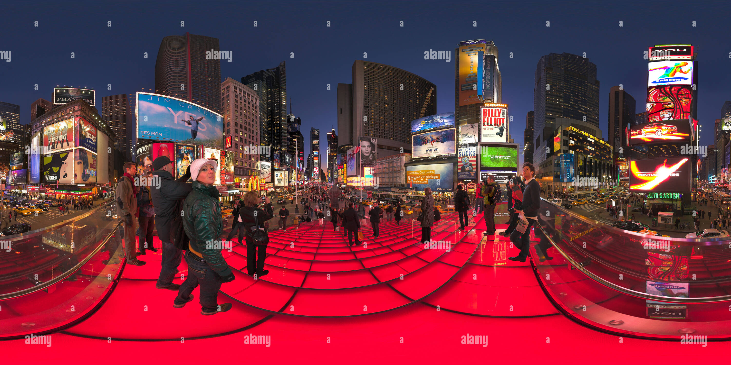 360° view of Times Square At Dusk - Alamy