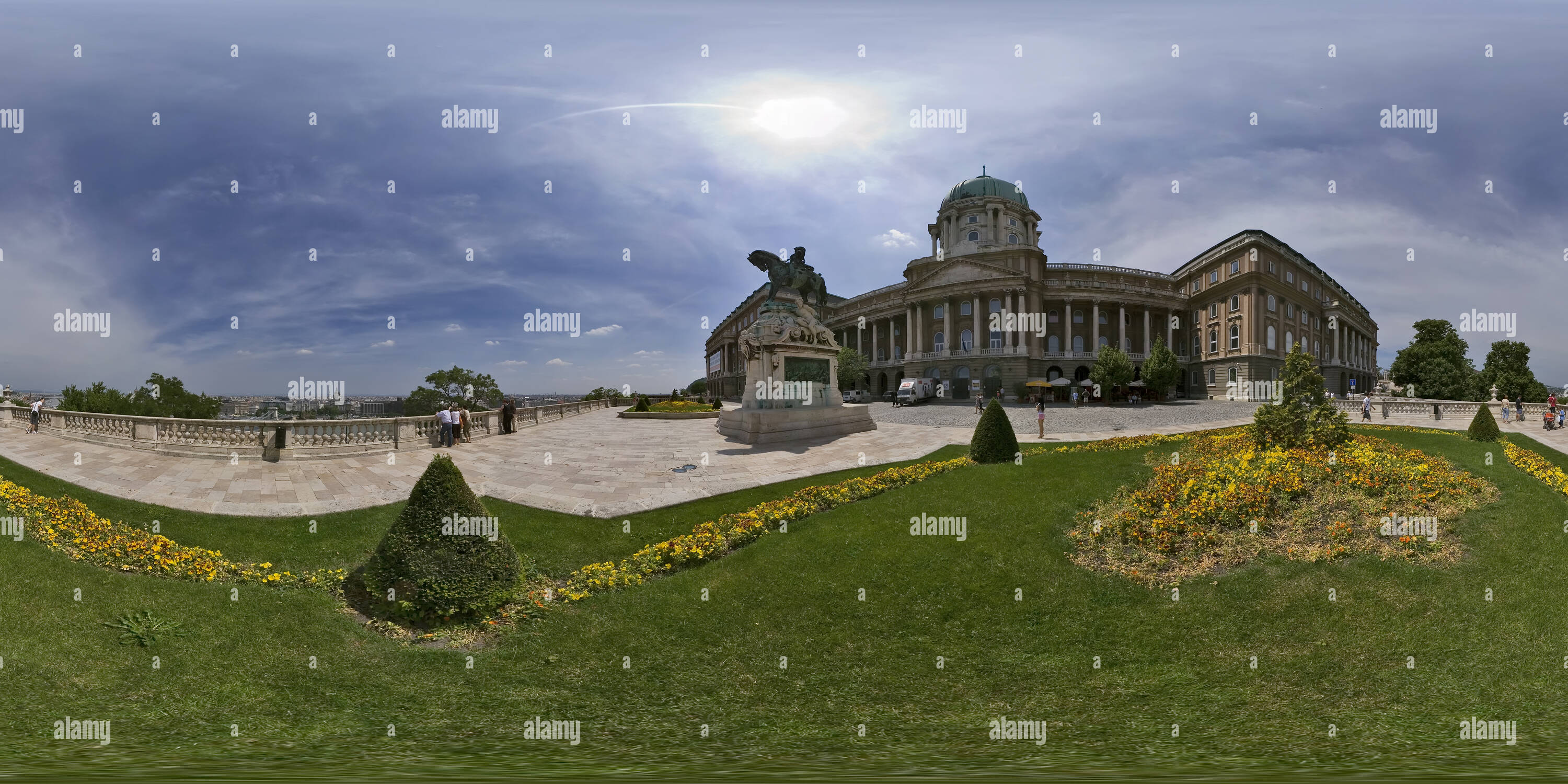 360° view of Buda castle quarter, Savoya sculpture - Alamy
