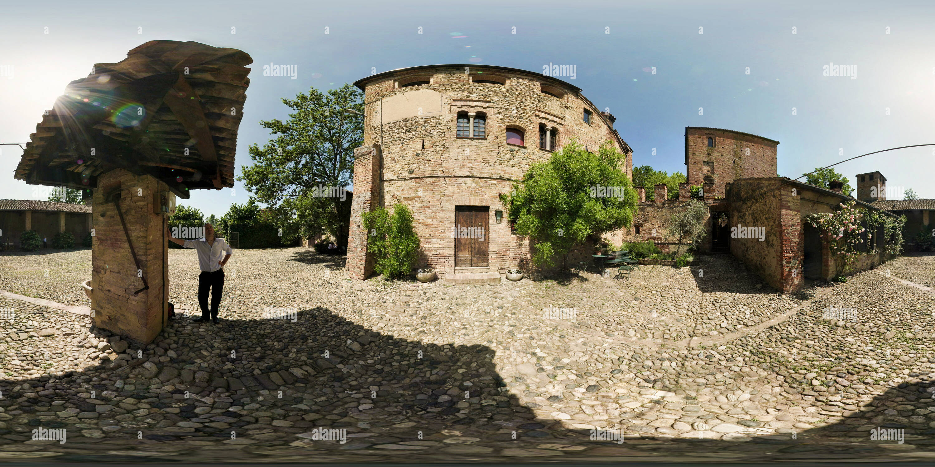 360° view of Castello di Paderna - Cortile - Alamy