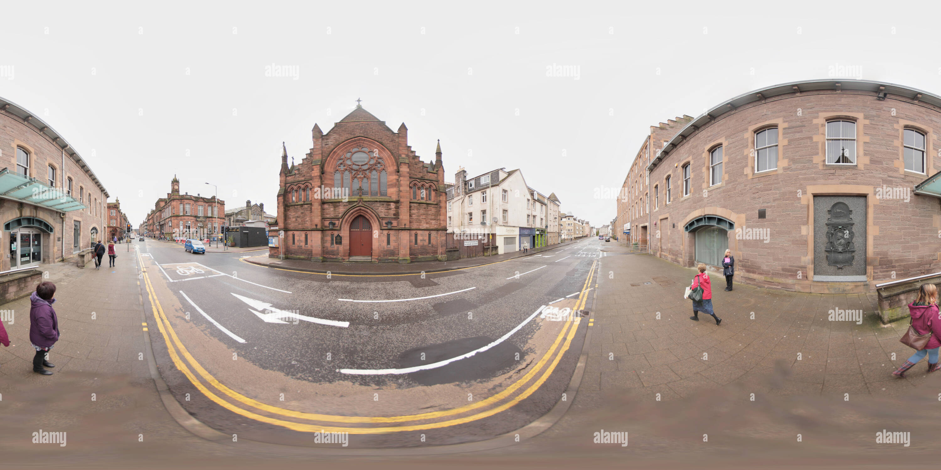 360° view of L April Scotland - Alamy