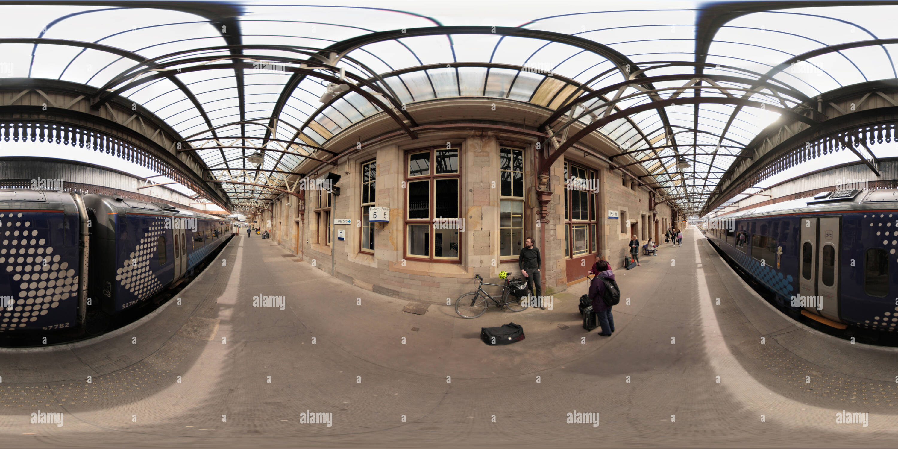 360° view of X April Scotland - Alamy