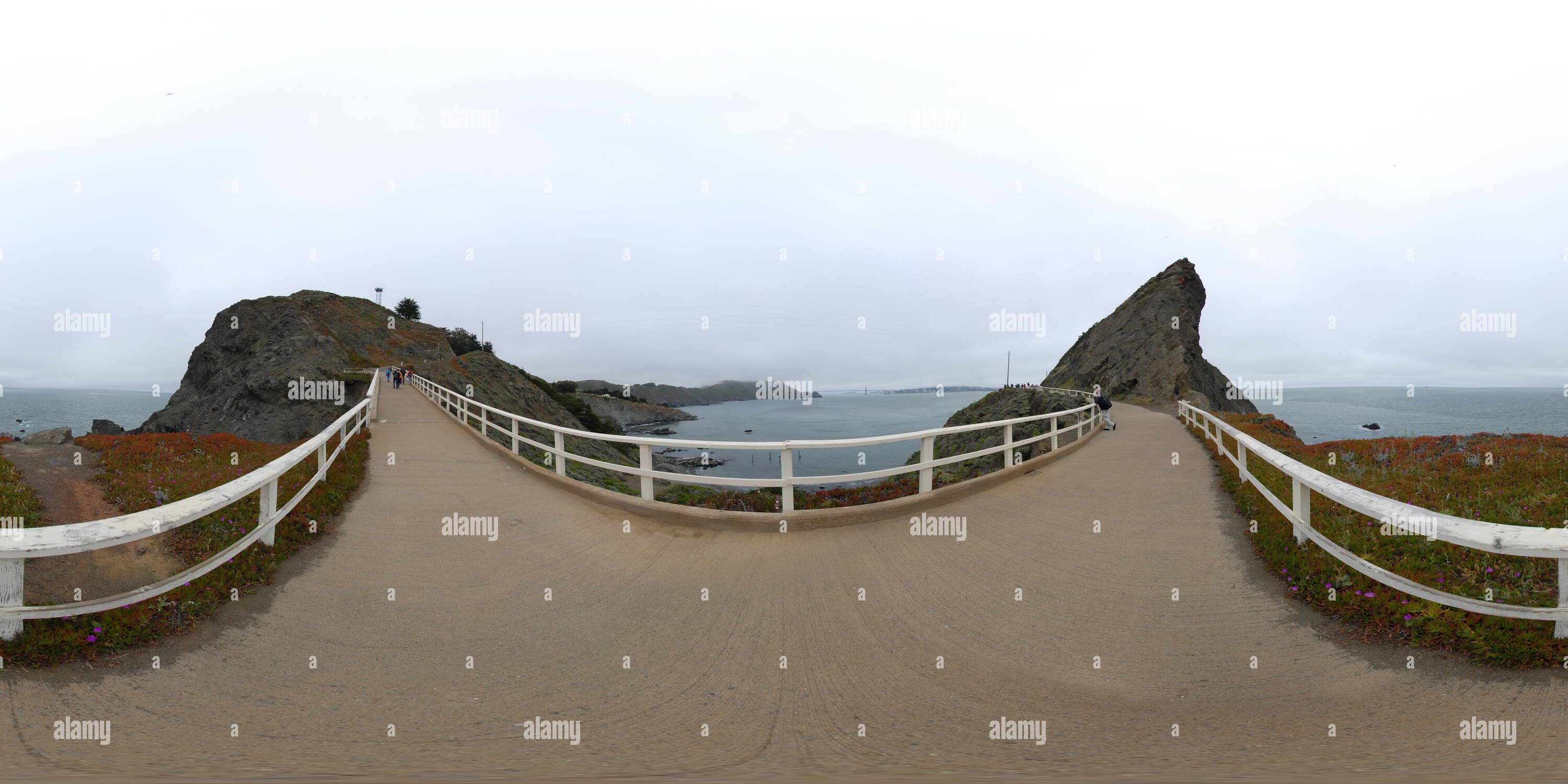 360° view of On the narrow road to Point Bonita, near San Francisco - Alamy