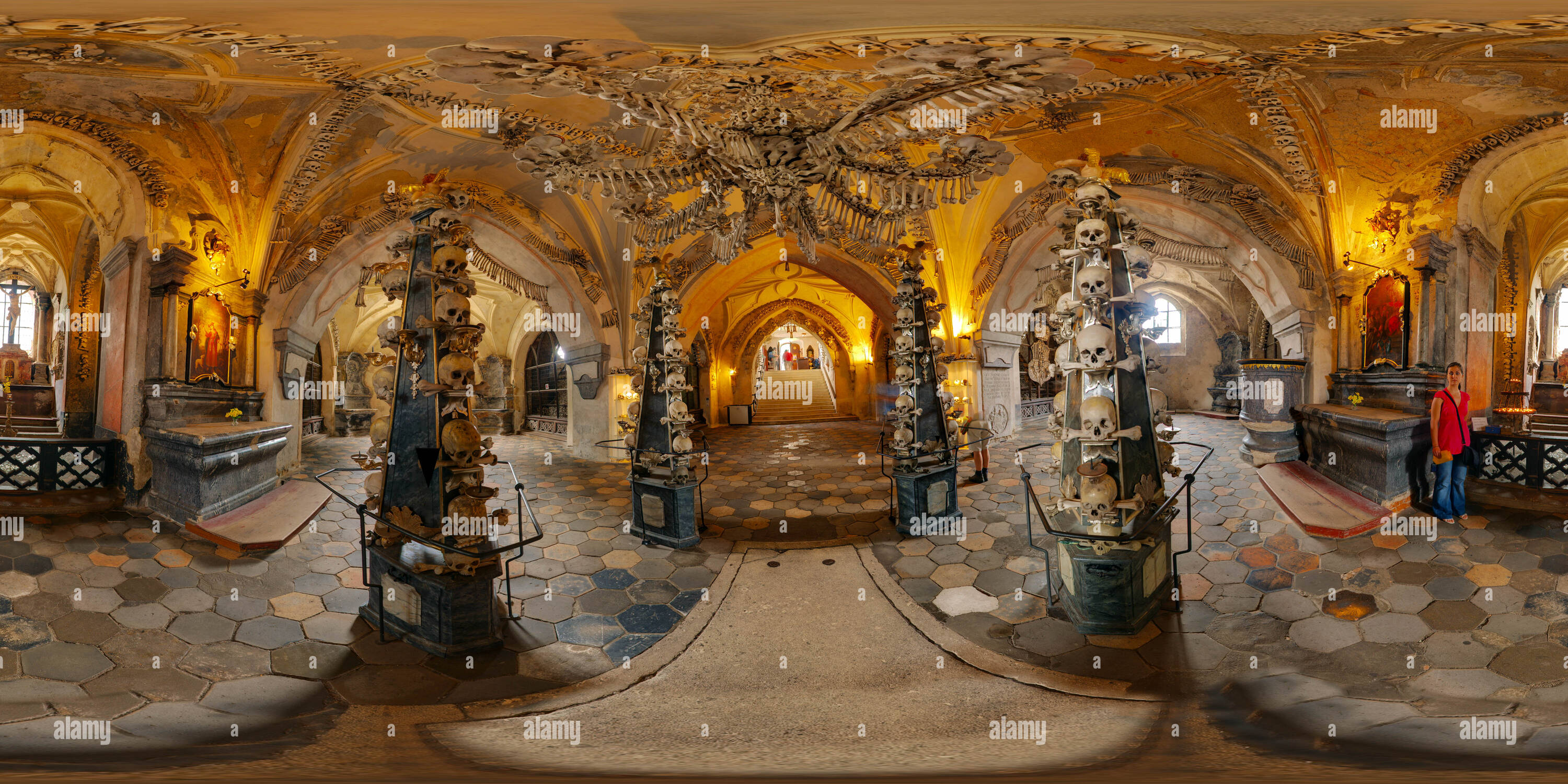360° view of Kutna Hora Bone Chapel - Alamy