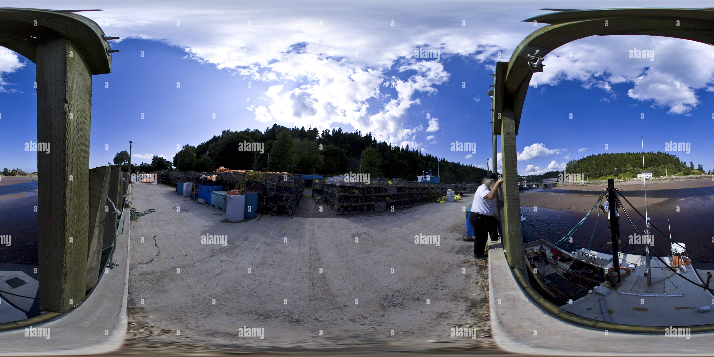360° view of St Martin Low Tide At The Horbur - Alamy