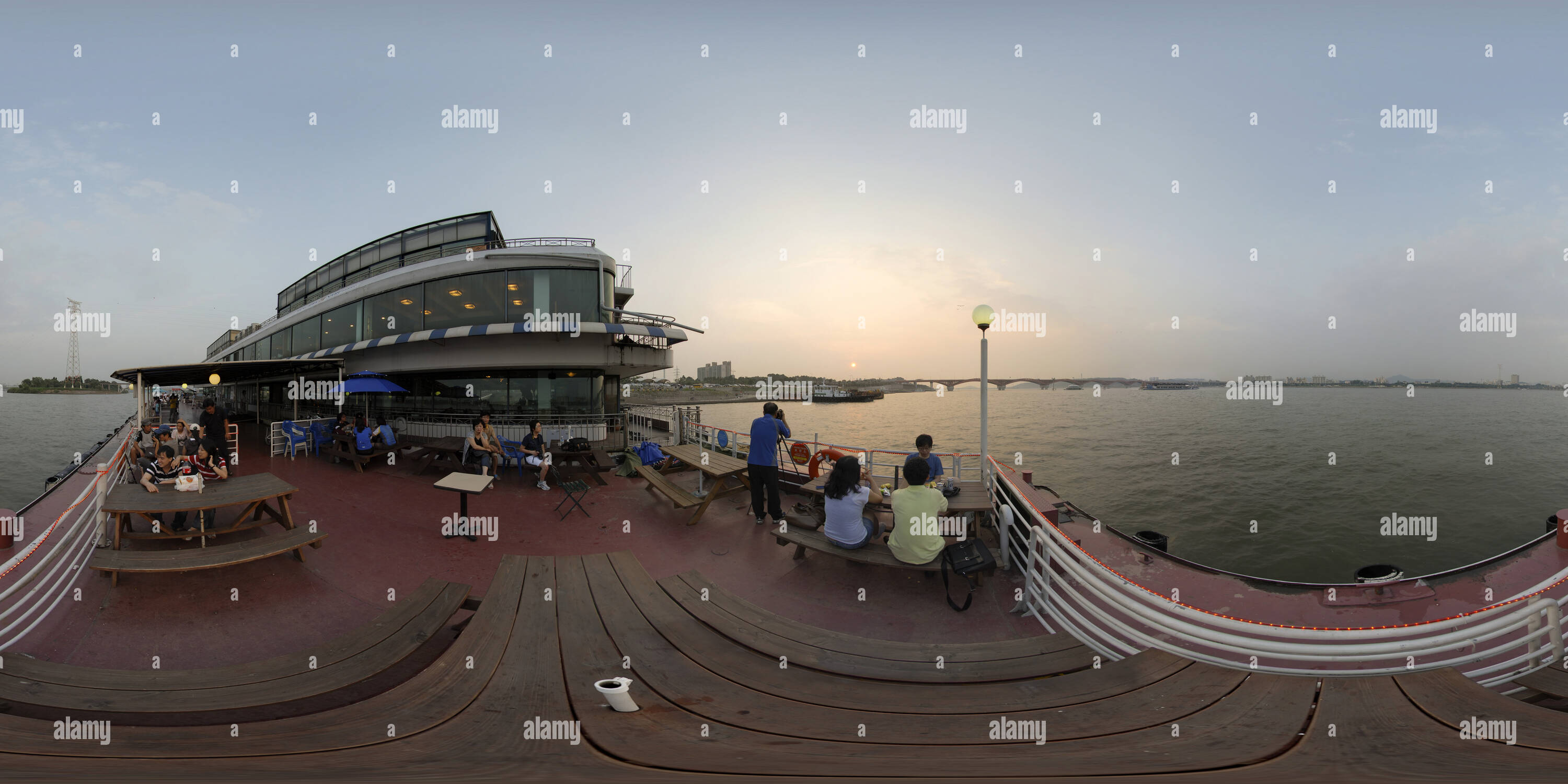 360° view of Sunset from Yangwha Naru, Han River Cruise - Alamy