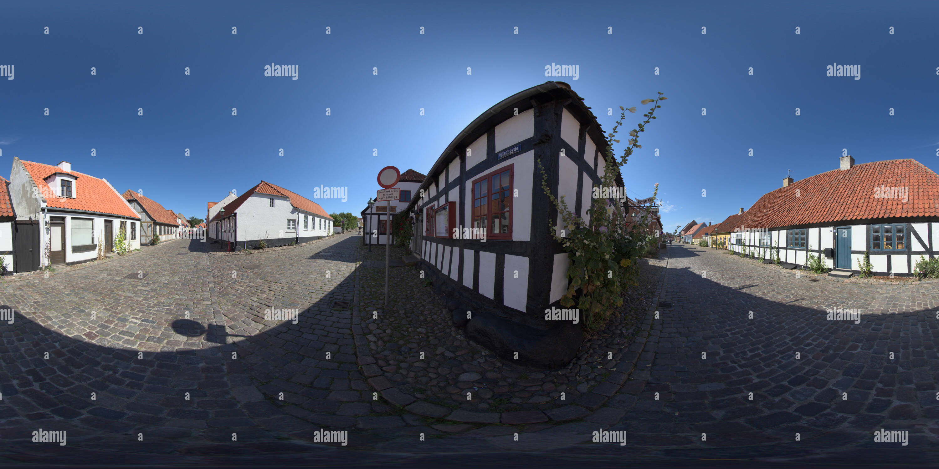 360° view of The Crooked Inn In Ebeltoft - Alamy