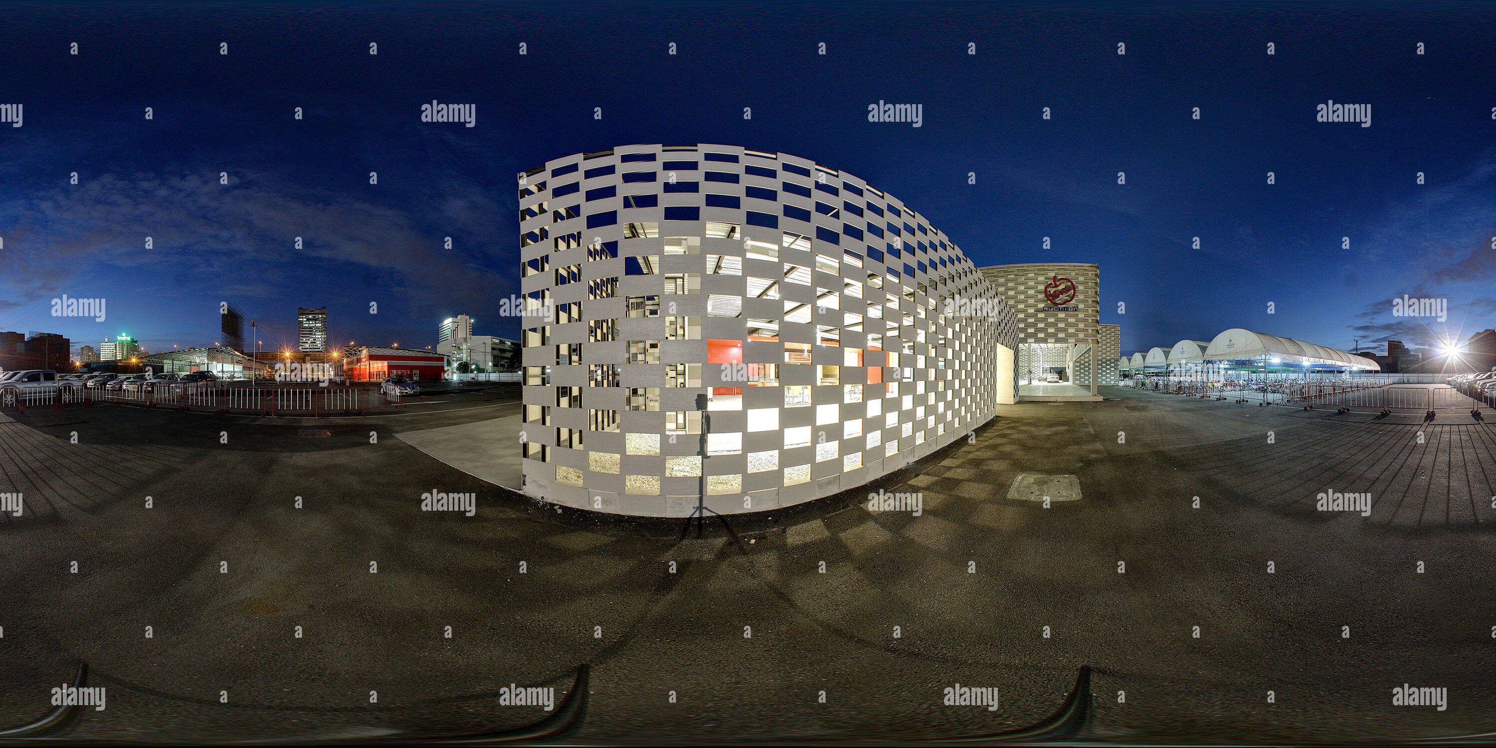 360° view of Apple Car Auction - Alamy