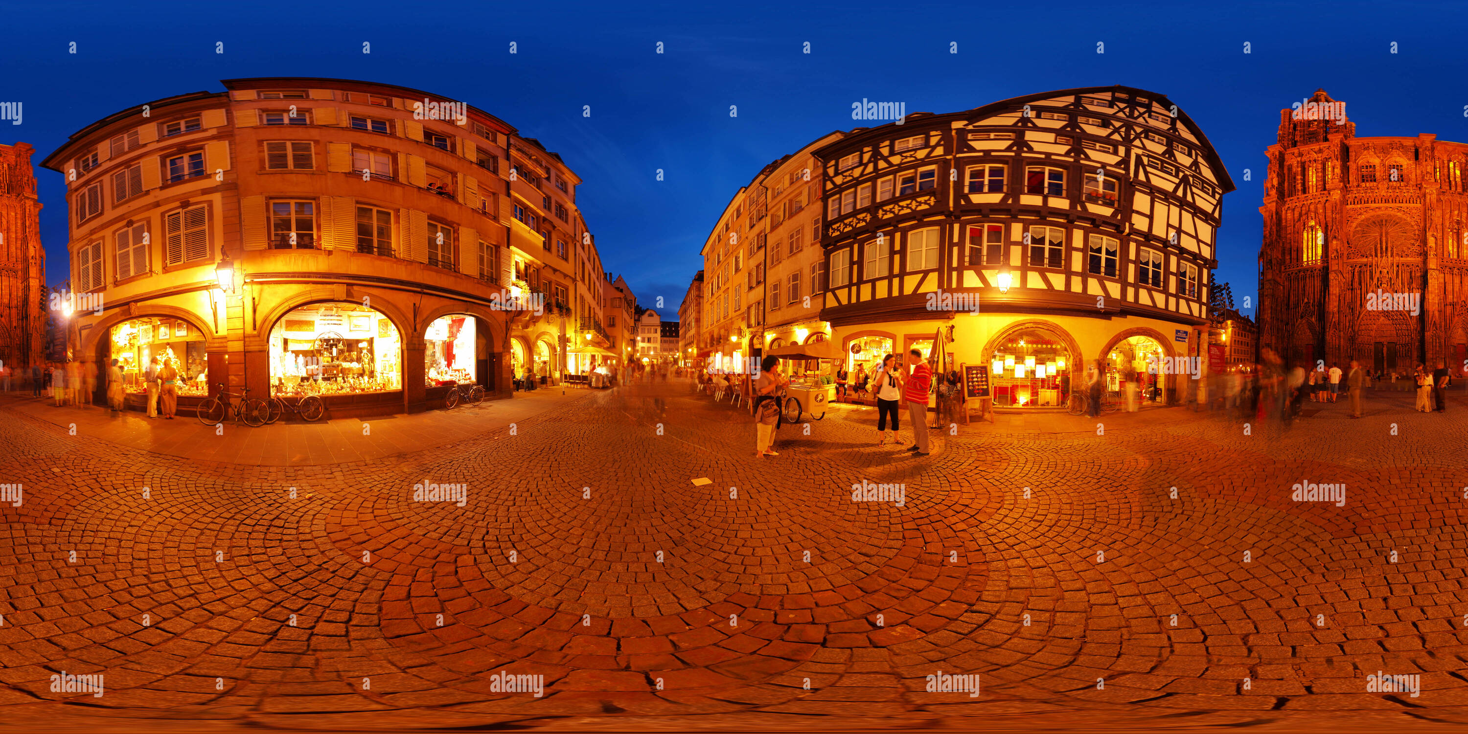 360° view of Nightlife near the Notre Dame de Strasbourg - Alamy