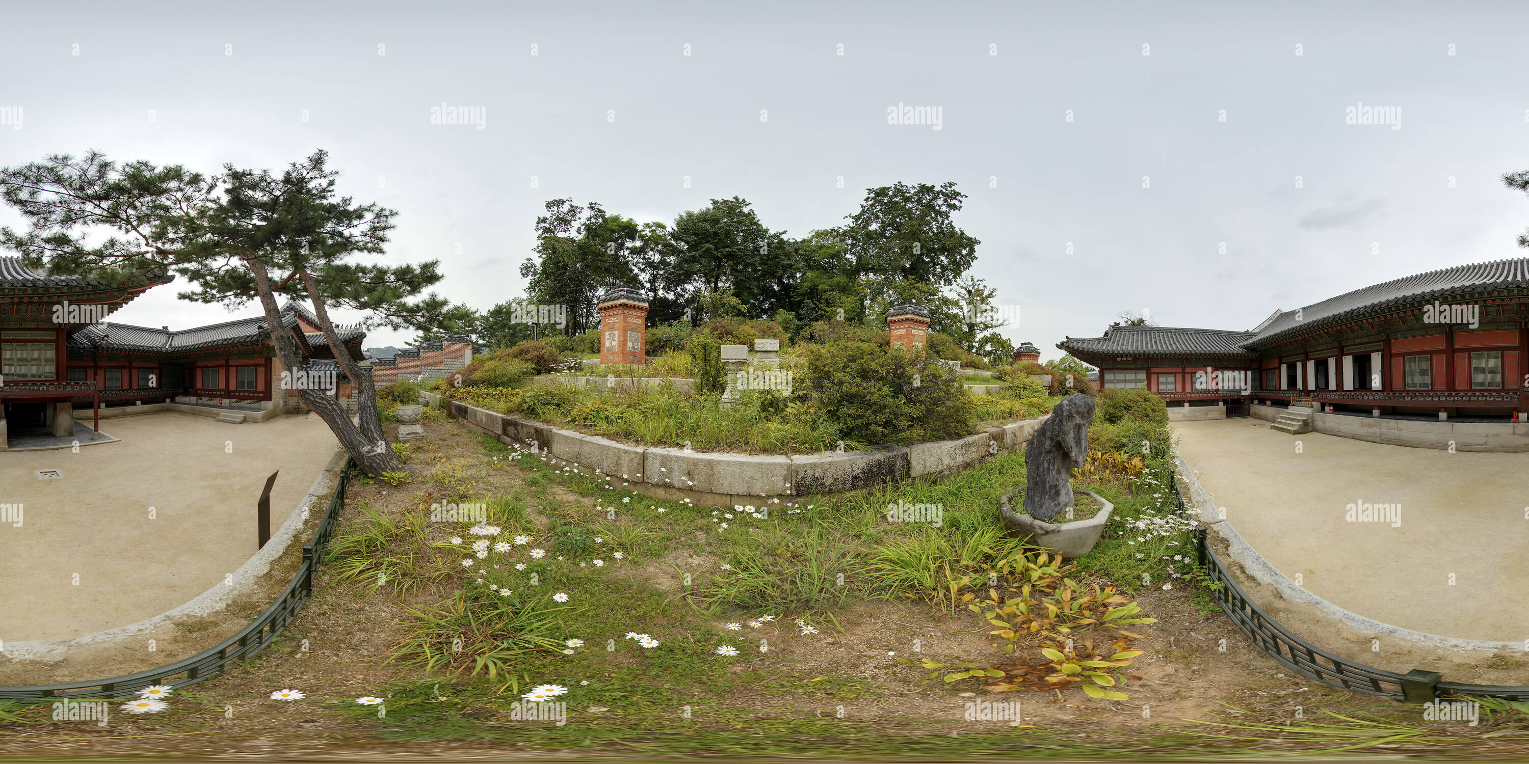 360° view of Amisan, beautiful garden of queen's living quarters - Alamy