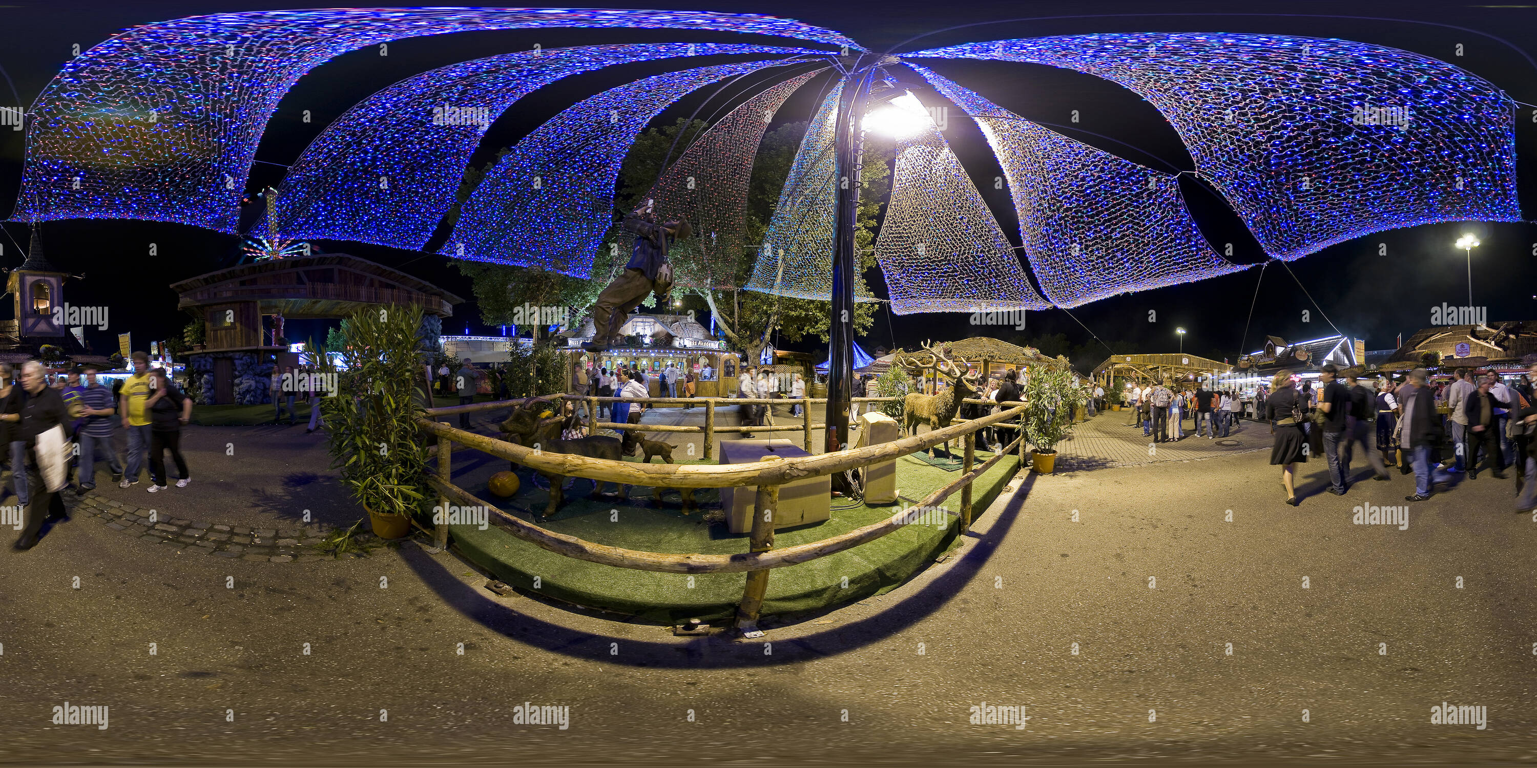 360° view of Folk festival in Stuttgart (Cannstatter Wasen ...