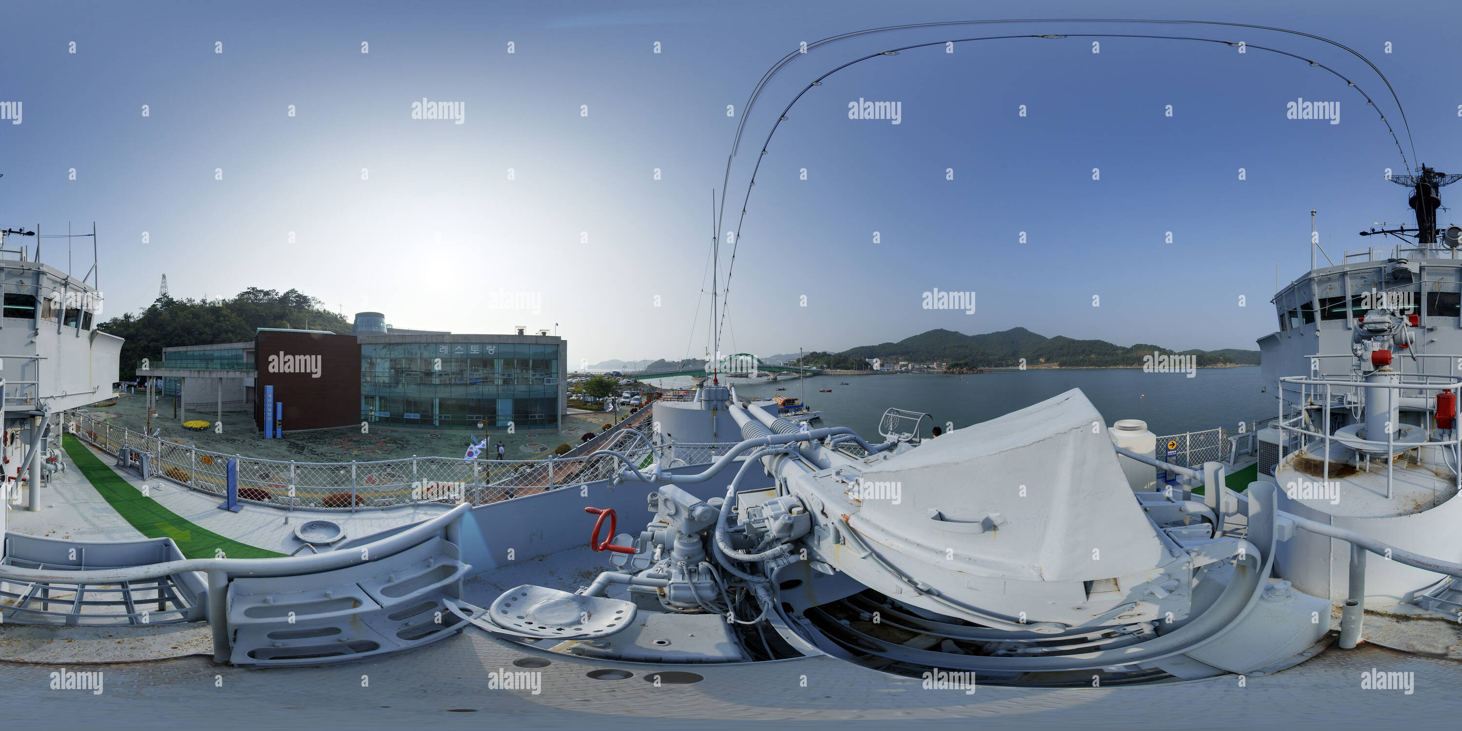 Retired warship hi-res stock photography and images - Alamy