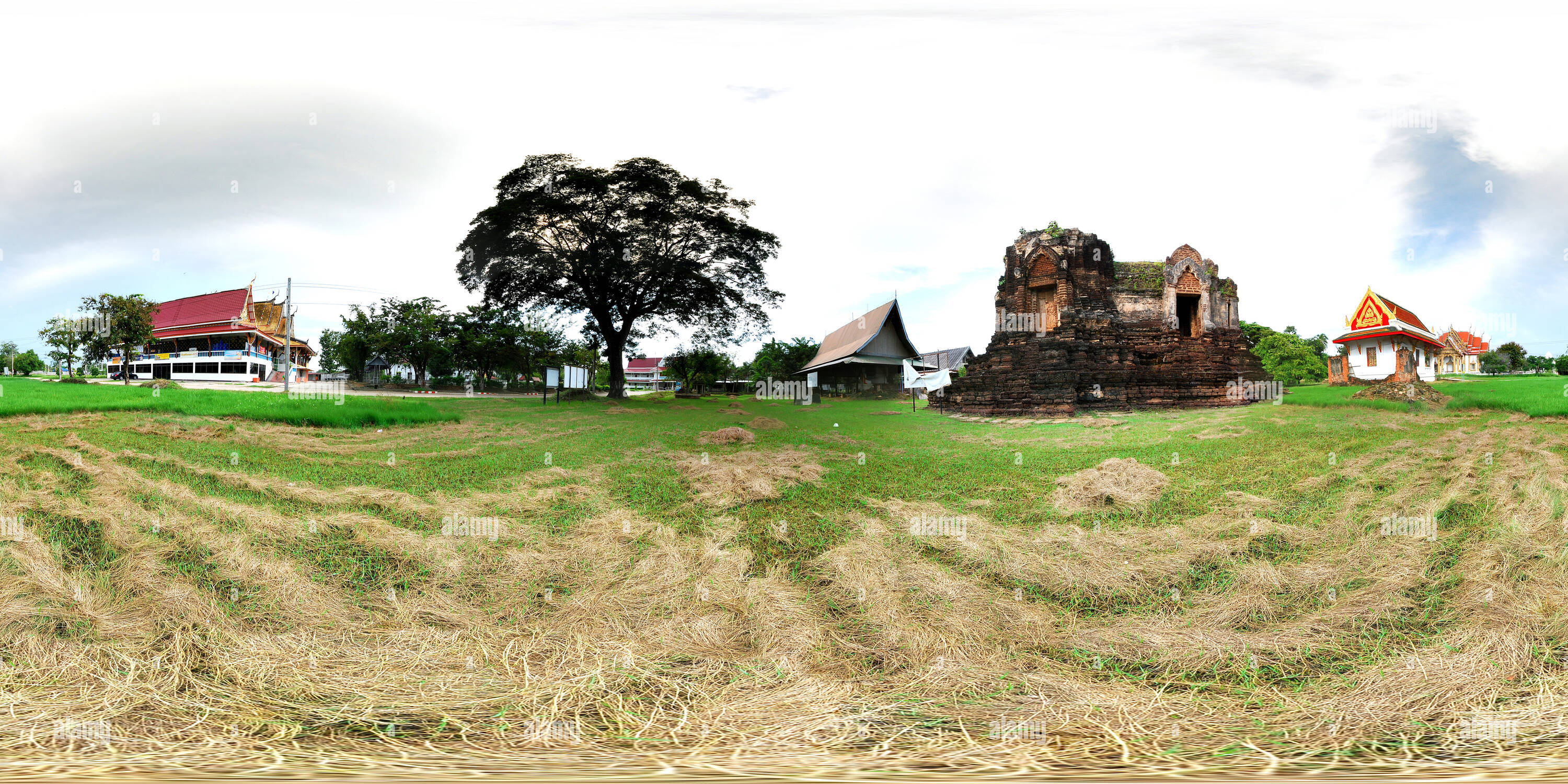 360° view of Wat Chula Manee - Prang - Phitsanulok - Alamy