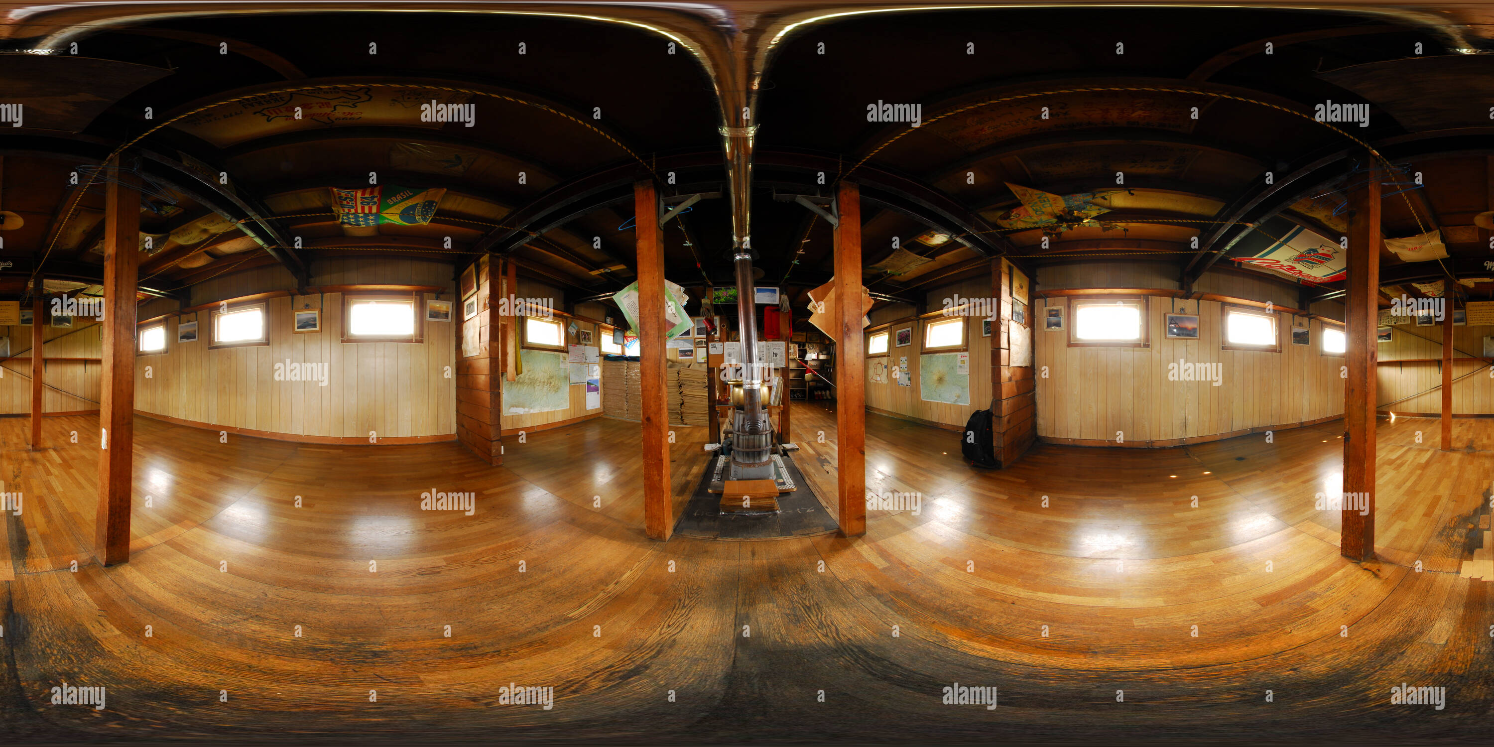 360° view of Mt Yotei Hut Interior - Alamy