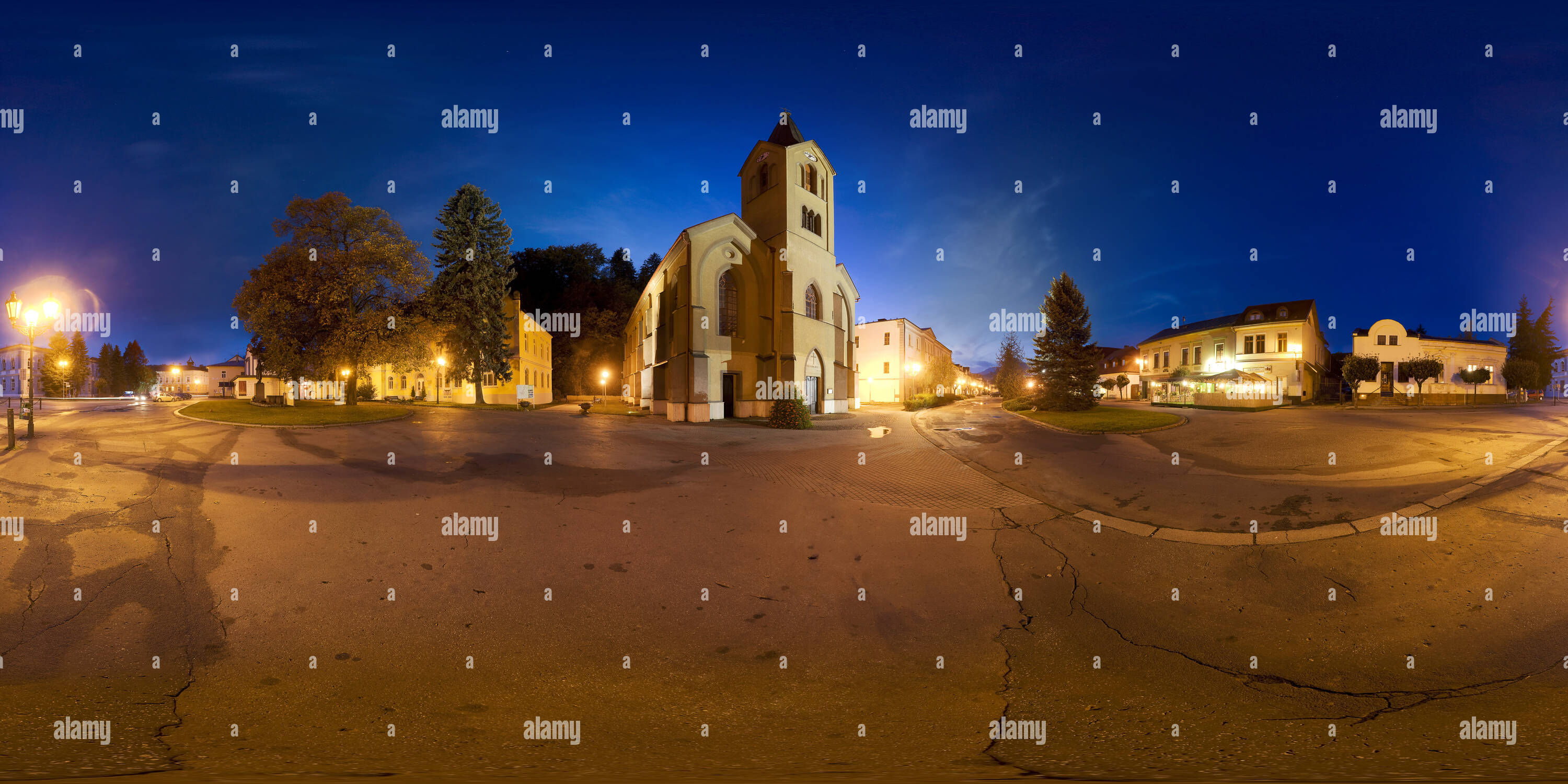 360° view of Podvečerné Hviezdoslavovo námestie - Dolný Kubín ...