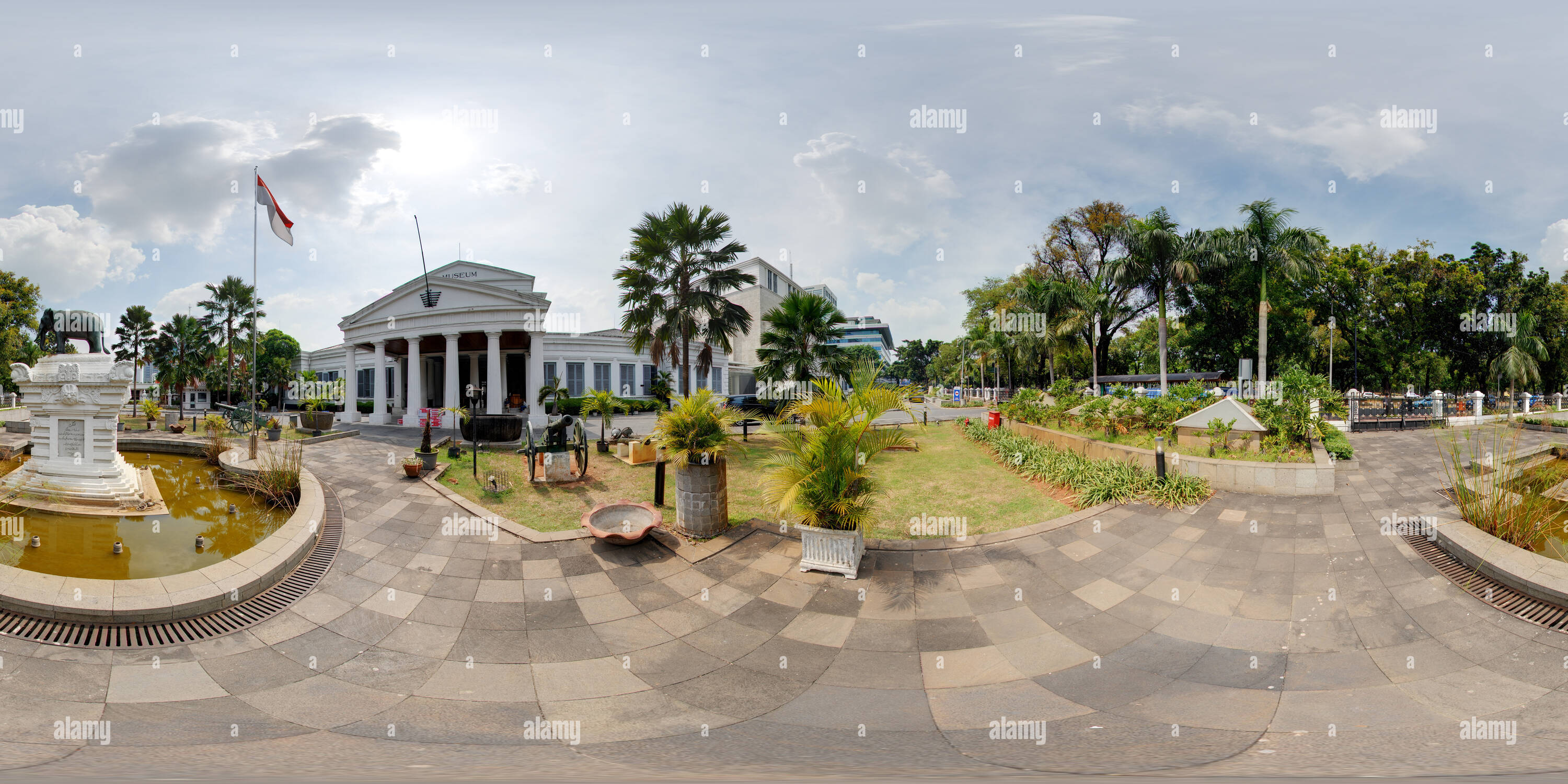 360° view of Front yard of Museum Nasional Indonesia, Jacarta - Alamy