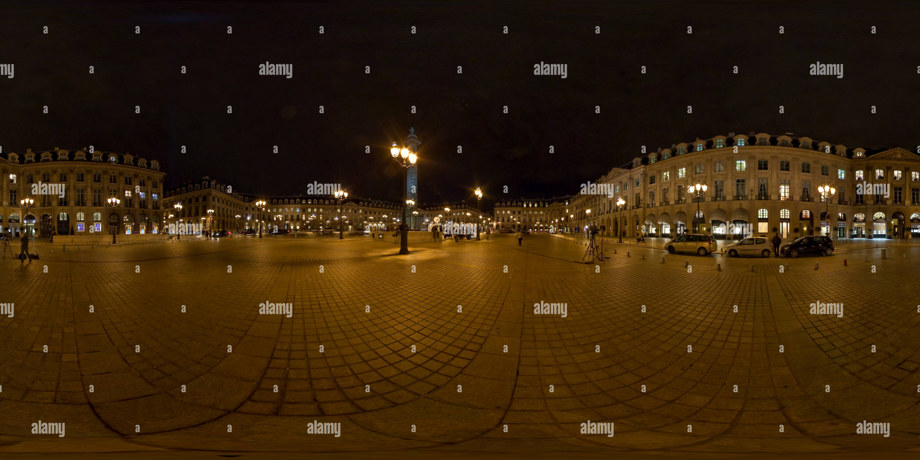 360° view of Place Vendome de nuit (Paris 01 - Alamy