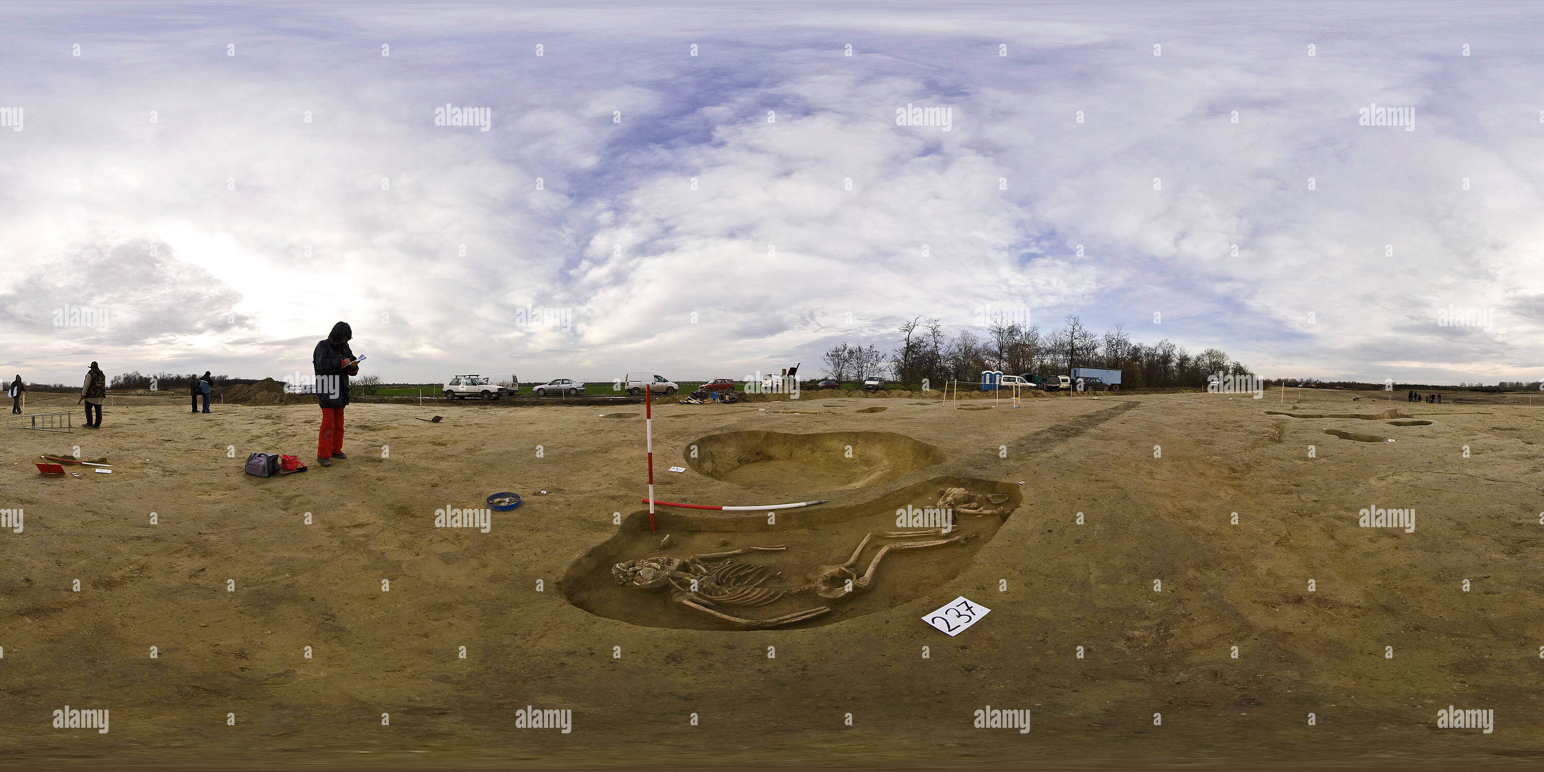 360° view of Grave from the time of the Hungarian conquest - Alamy