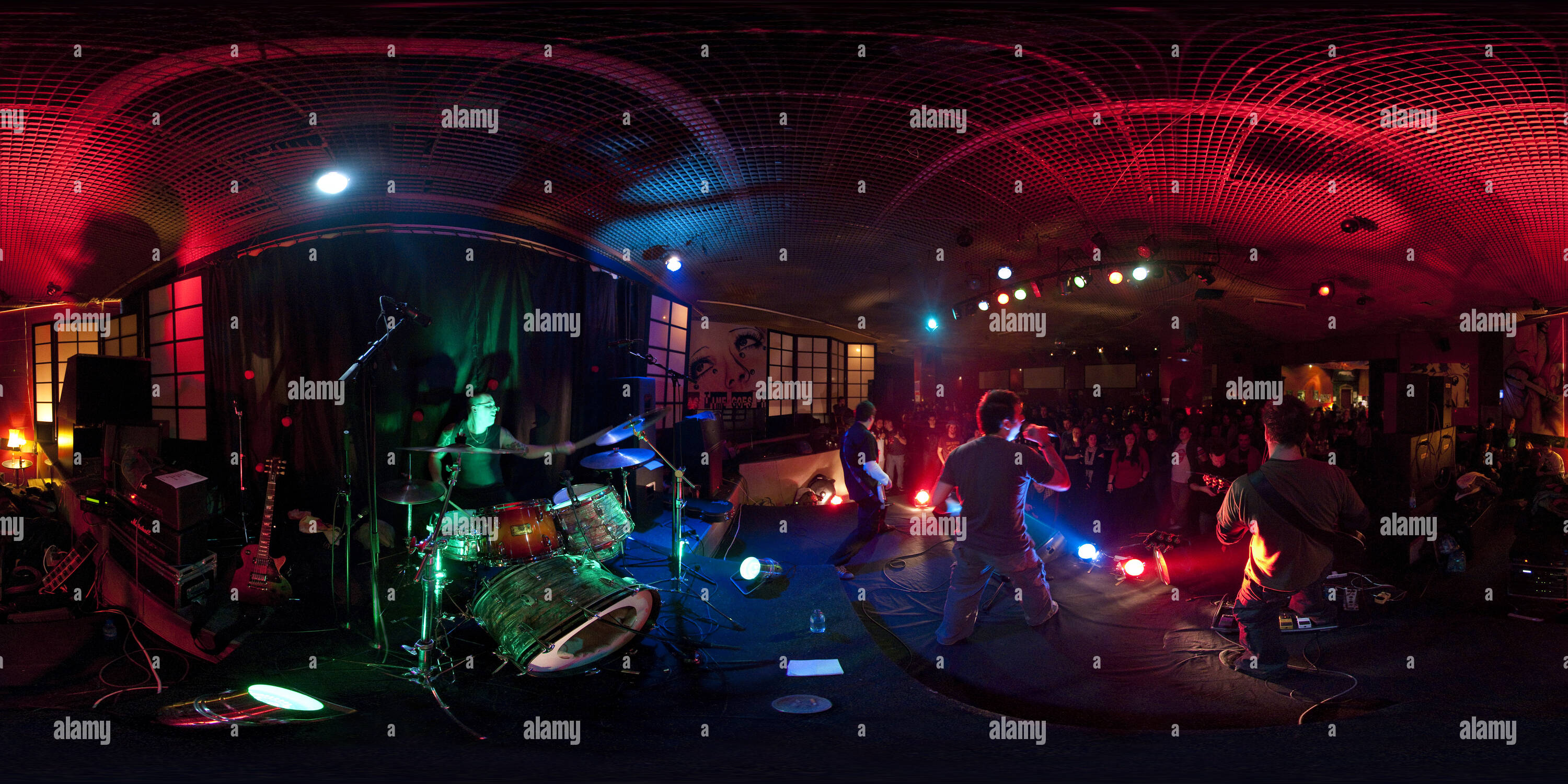 360° view of Plug N Play Live In Trema Novi Sad 9 - Alamy