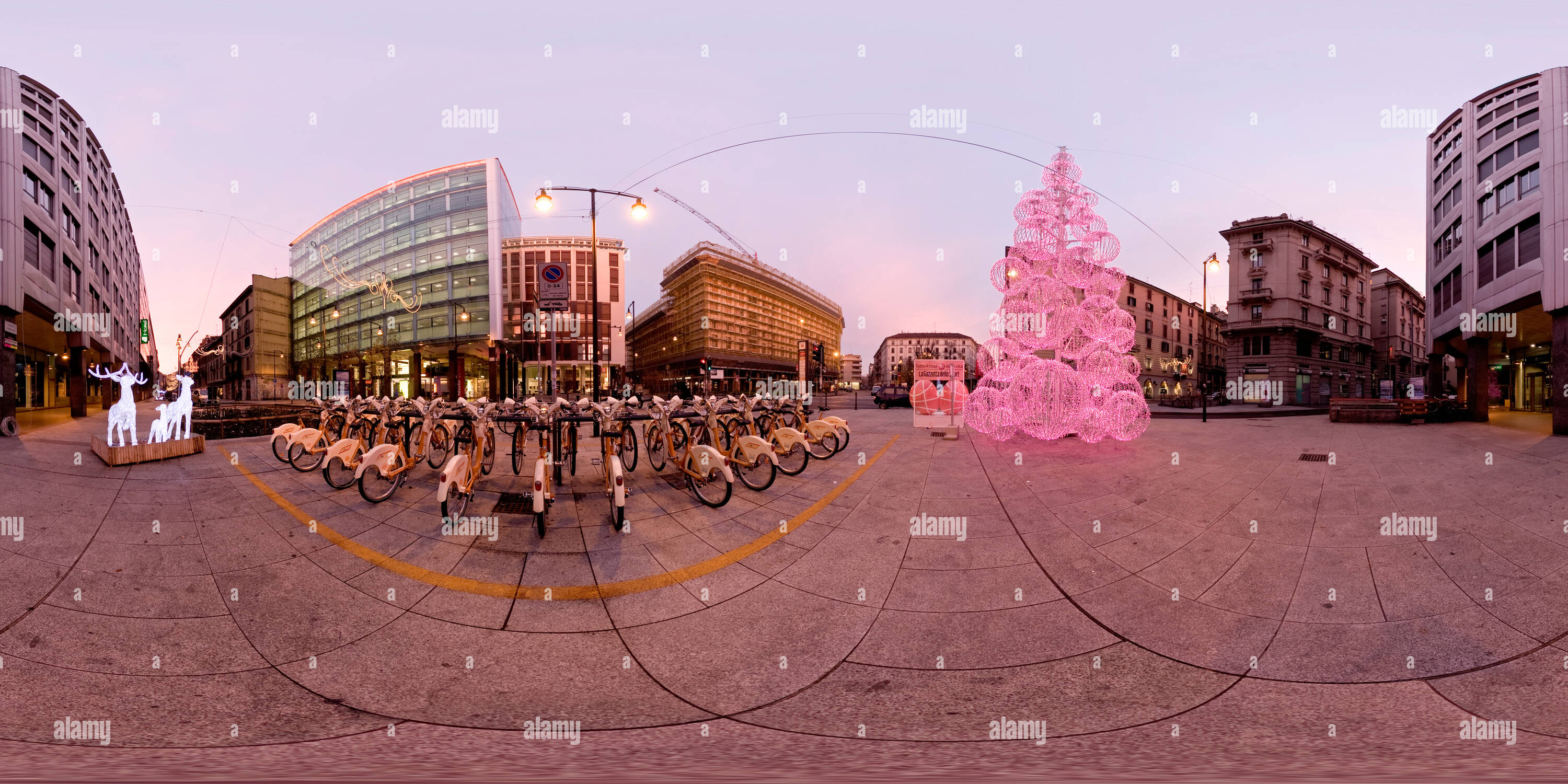 360° view of Pink Christmas Tree in Milan - Alamy