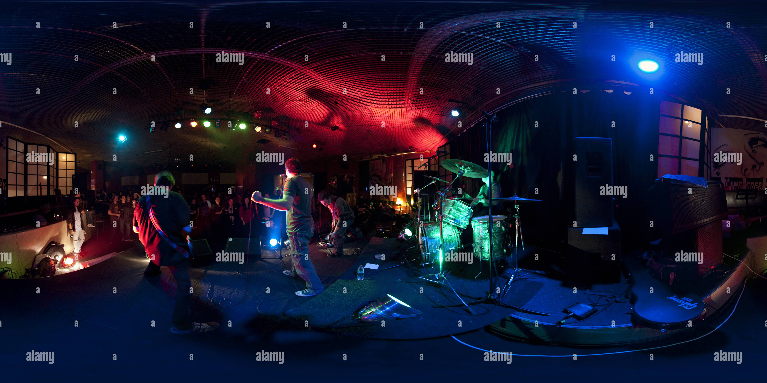 360° view of Plug N Play Live In Trema Novi Sad 6 - Alamy