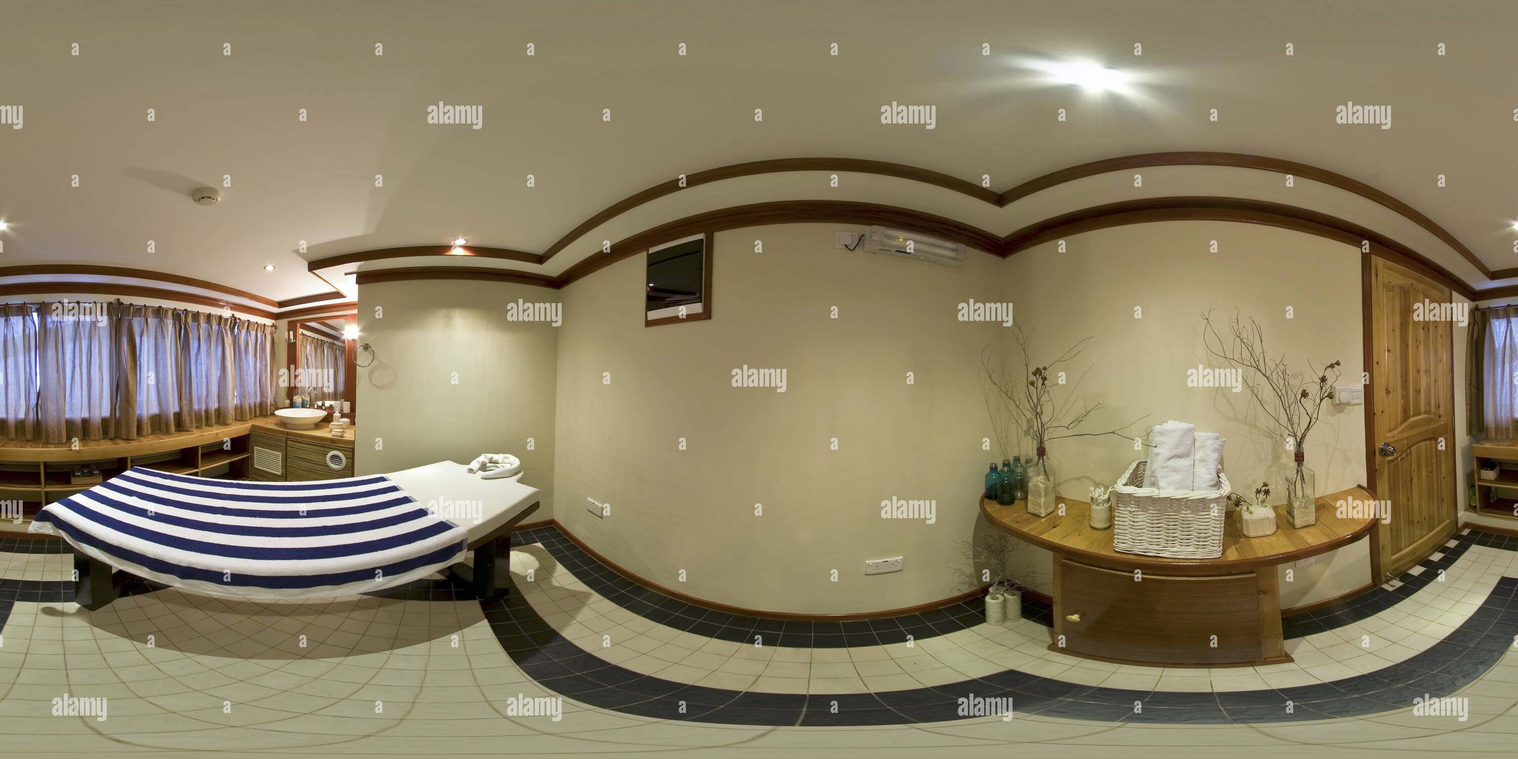 360° view of Spa On Orion - Alamy