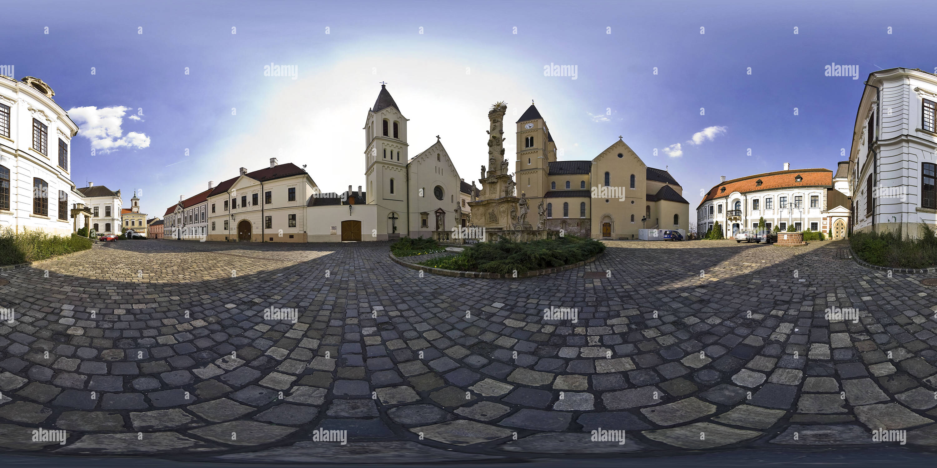 360° view of Castle quarter - Archbishop palace - Holy Trinity ...
