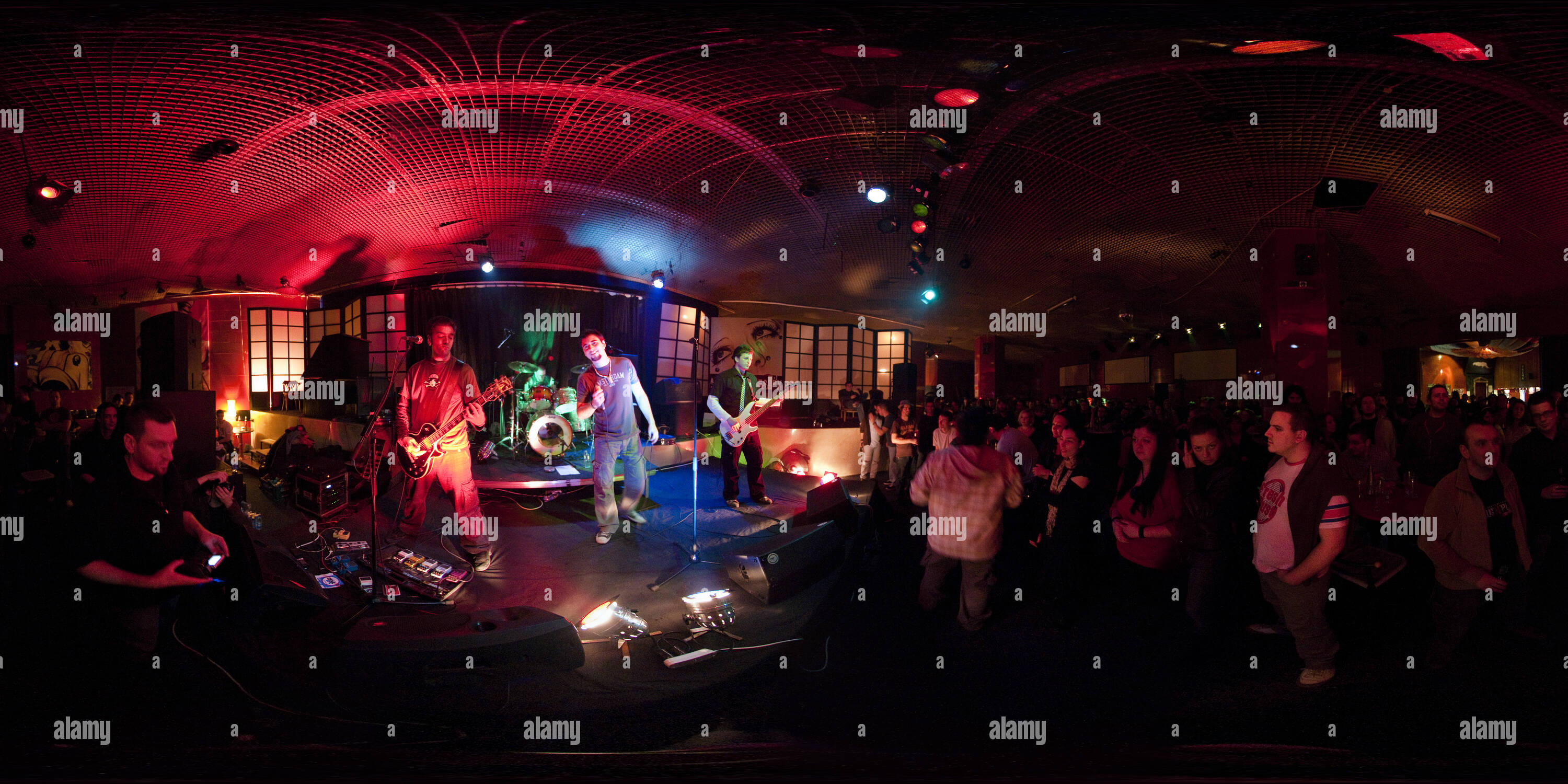 360° view of Plug N Play Live In Trema Novi Sad 12 - Alamy