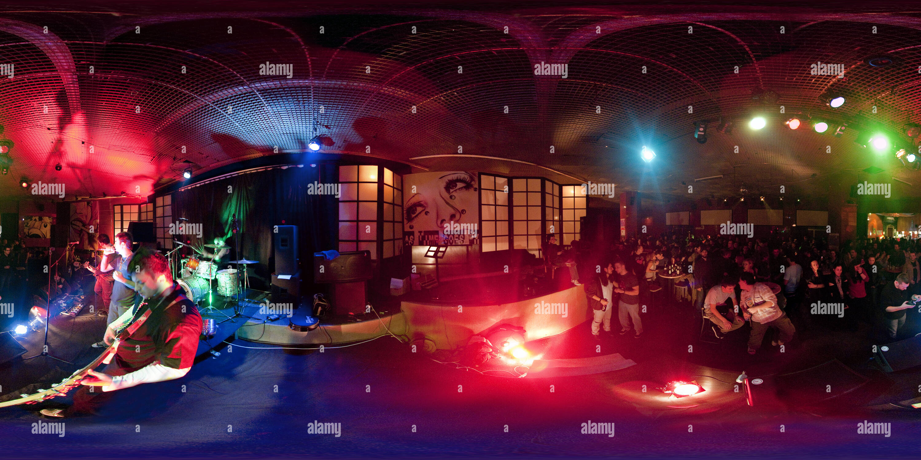 360° view of Plug N Play Live In Trema Novi Sad 13 - Alamy