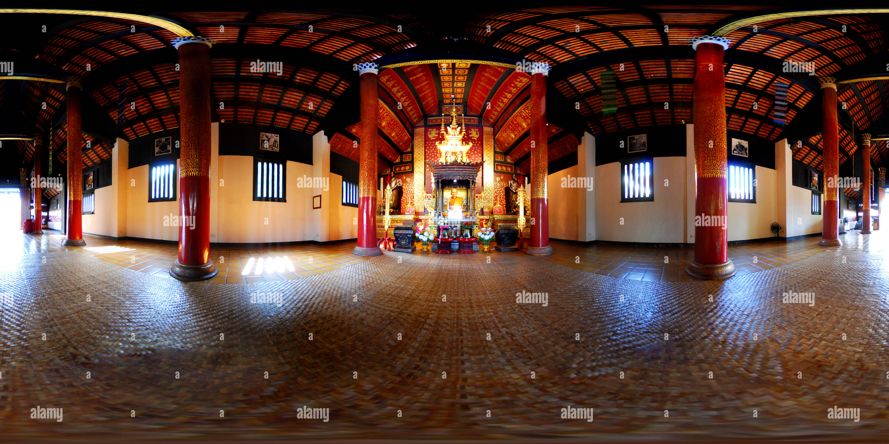 360° view of Interior of Ubosot Hall, Wat Chedi Luang, Chiang Mai - Alamy