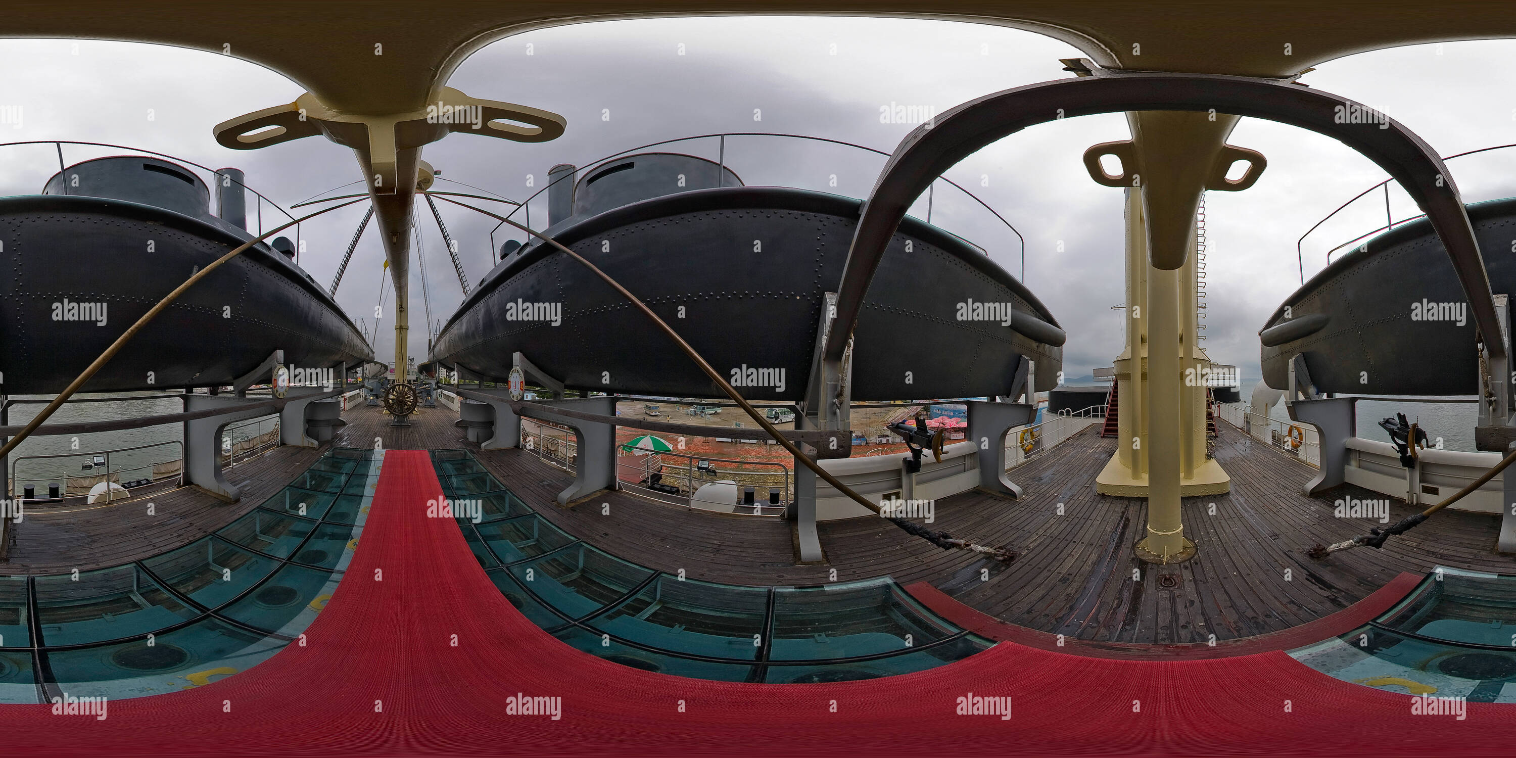360° view of Weihai Dingyuan Ship 1 Panorado 4-Torpedo - Alamy